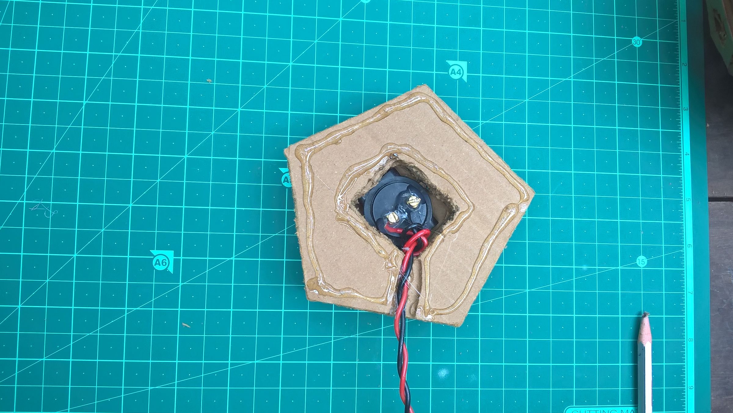 DIY Cardboard Lamp : 8 Steps (with Pictures) - Instructables