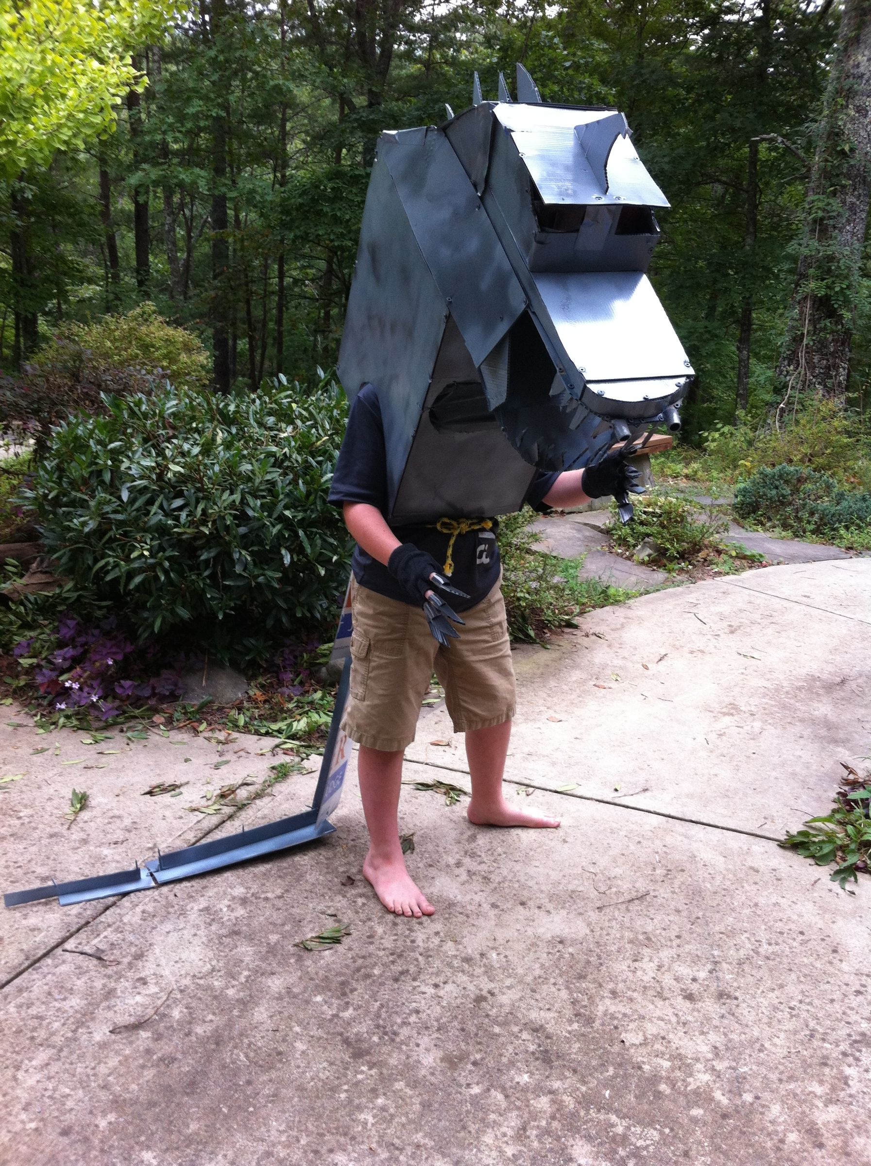 Mechagodzilla Costume : 4 Steps - Instructables