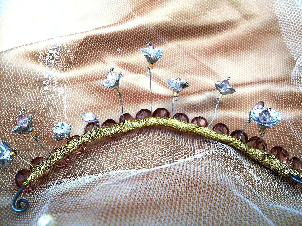 Faux Metal Bridal Tiara : 6 Steps - Instructables
