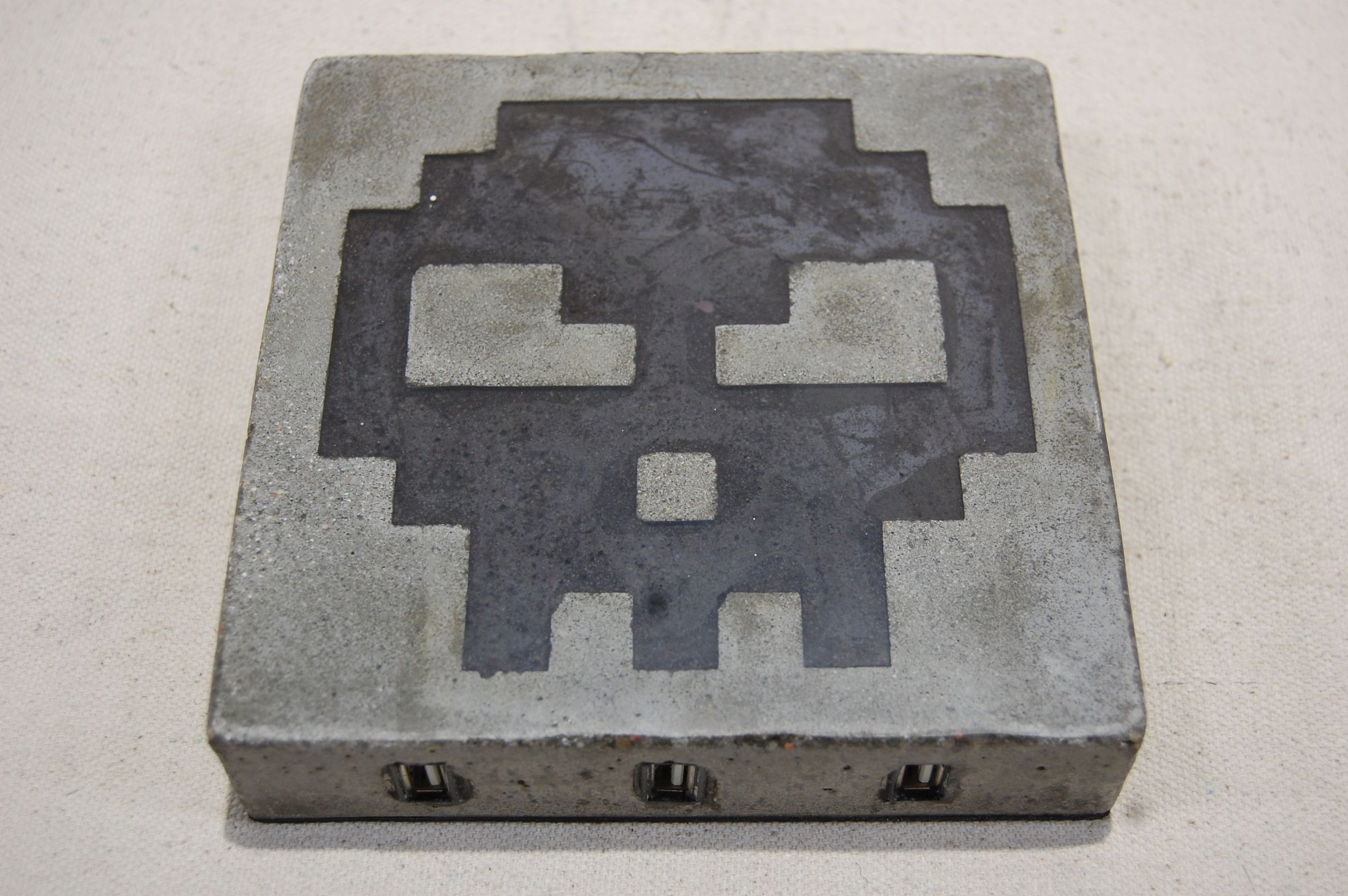 The 8-Bit Skull Concrete USB Hub : 11 Steps (with Pictures) - Instructables