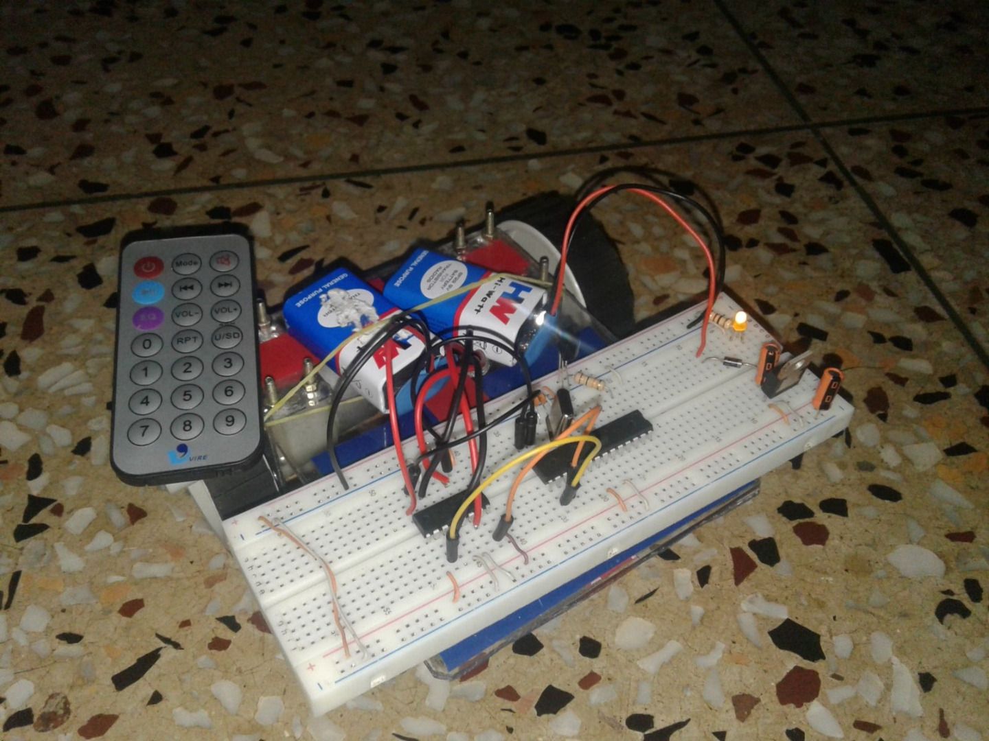 LAB( L293D + ARDUINO CHIP + BREADBOARD ) : 7 Steps - Instructables