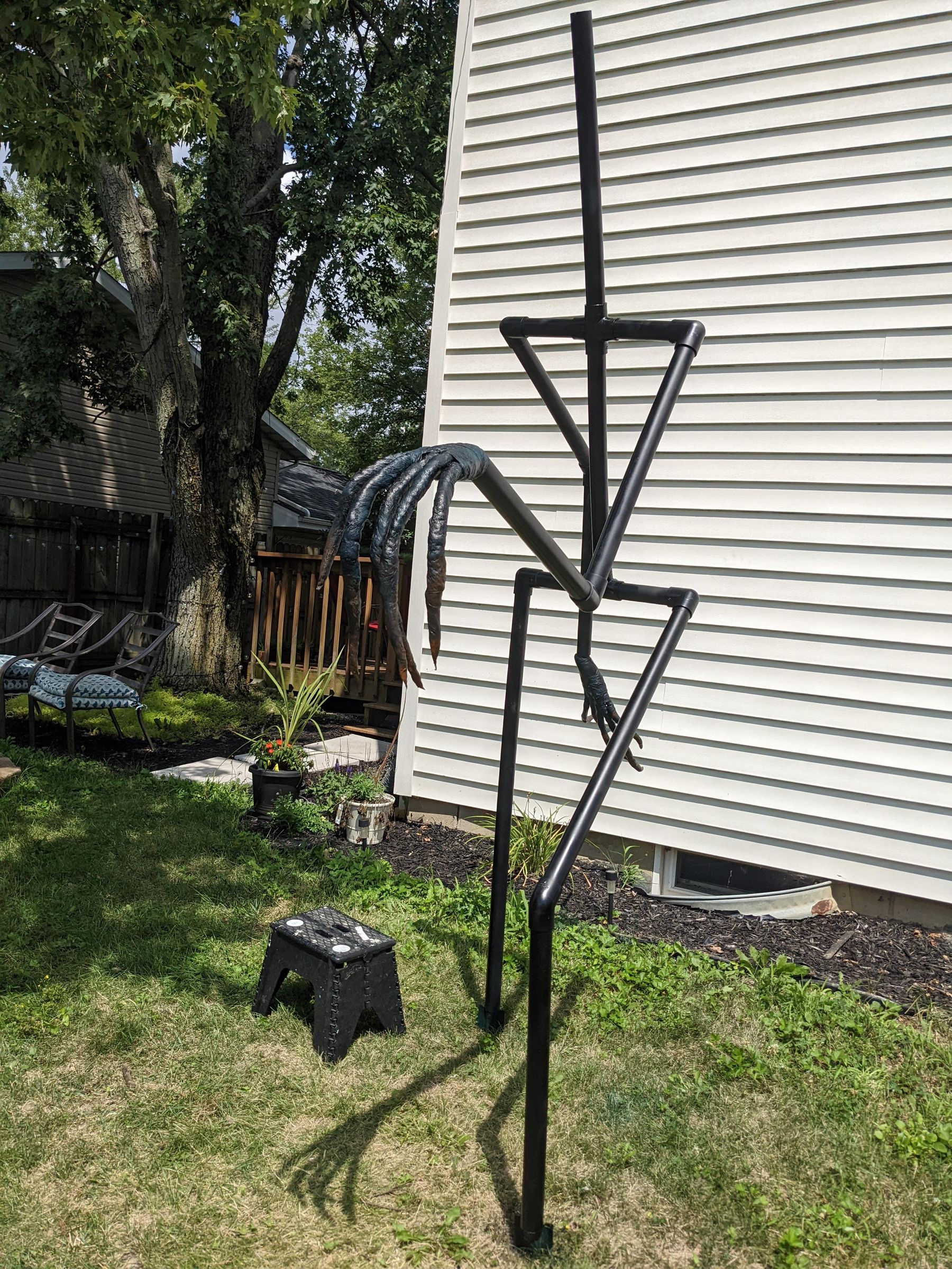 DIY 12ft Grimacing Pumpkin Monster Halloween Prop /Decoration : 5 Steps ...