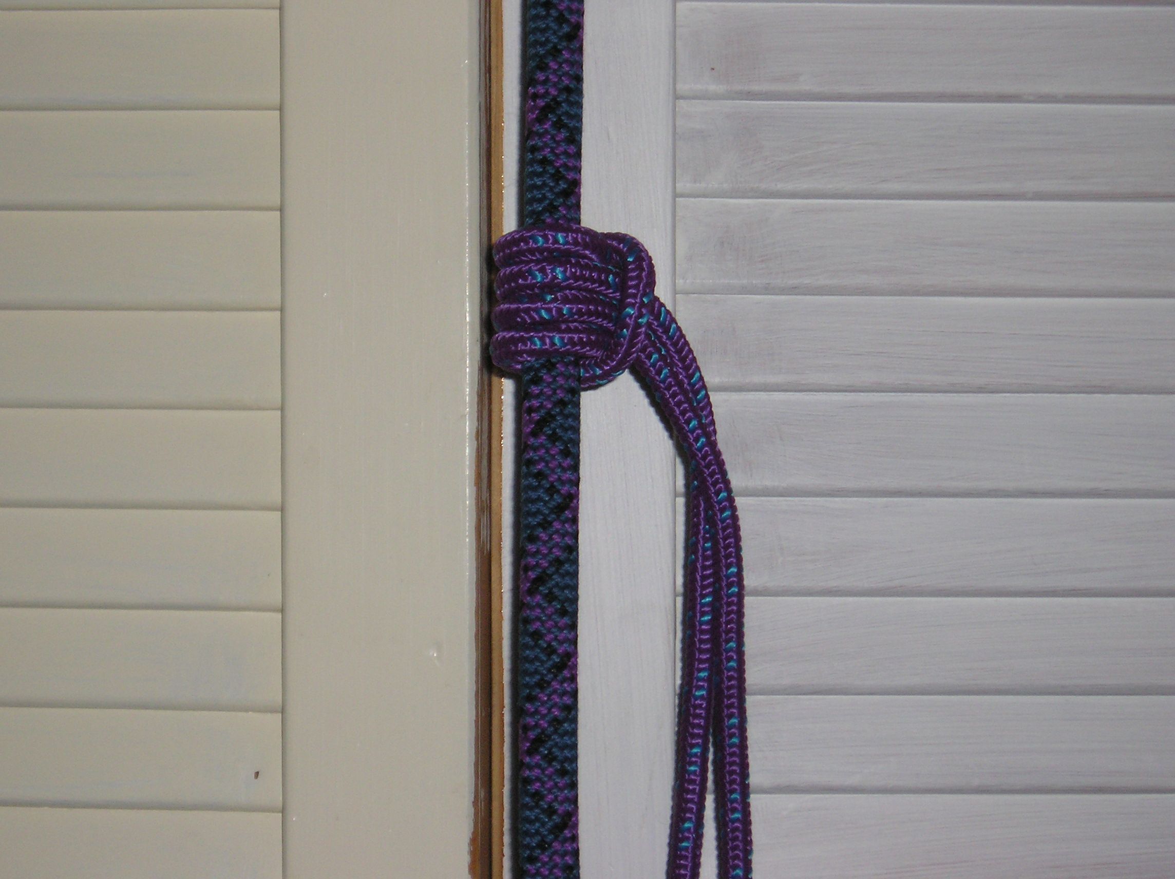 Tying a Prussic Knot. : 4 Steps - Instructables