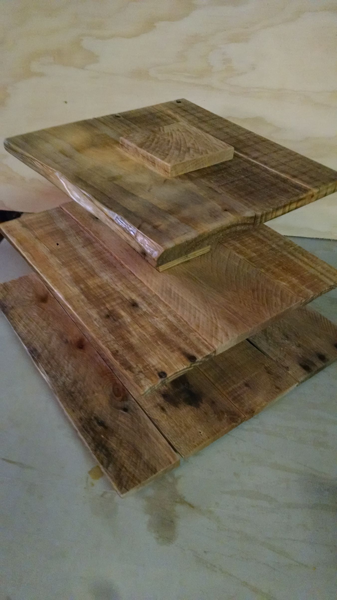 Pallet Wood Display Stand : 9 Steps - Instructables