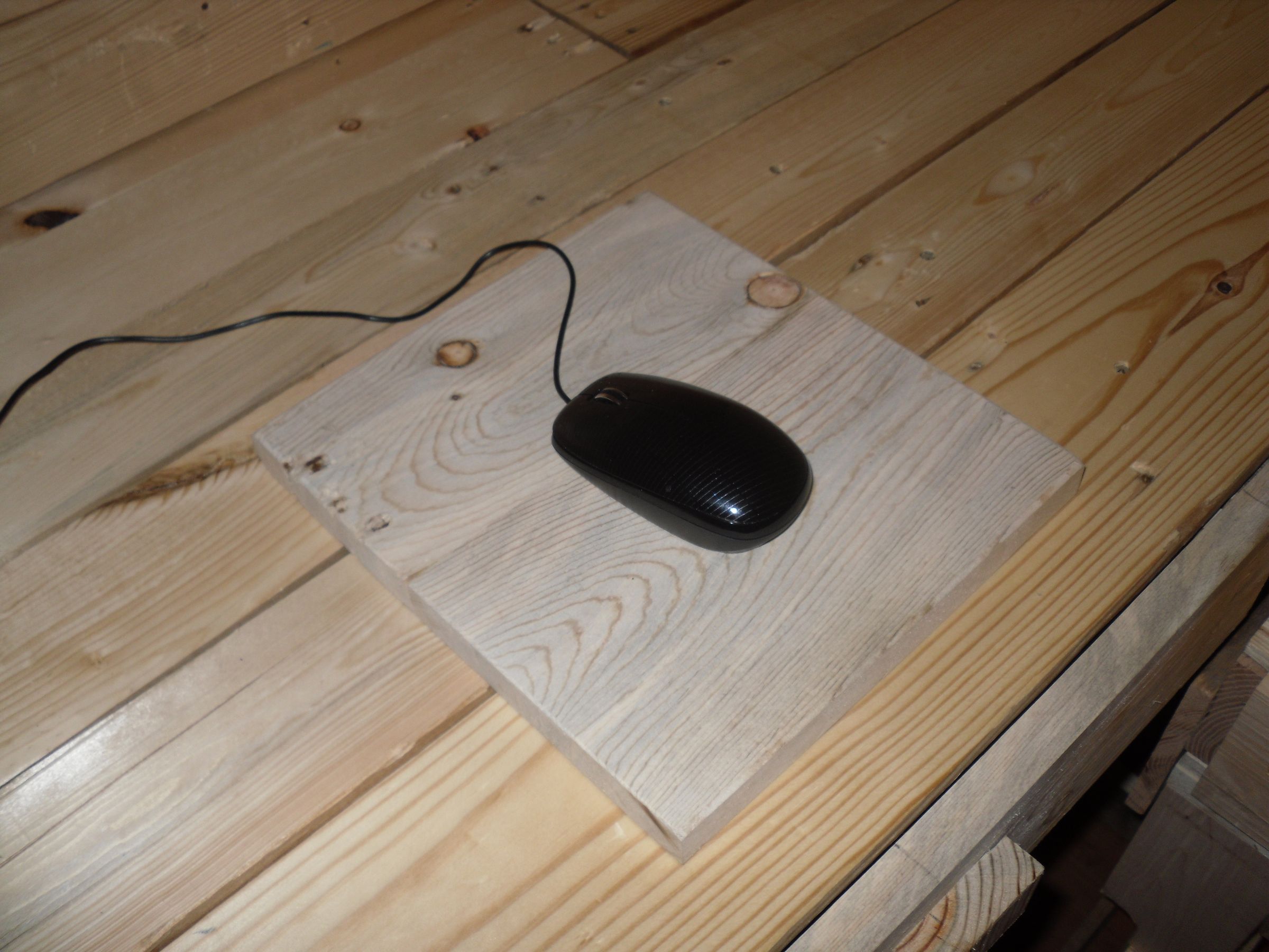 Pallet Computer Desk (with Pictures) - Instructables