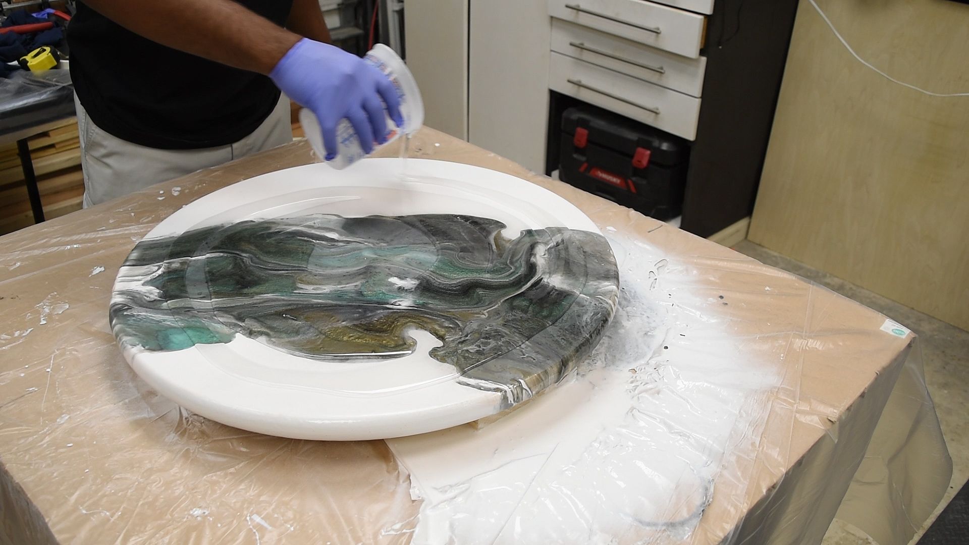 How to Make an Epoxy Resin Tabletop : 8 Steps (with Pictures ...