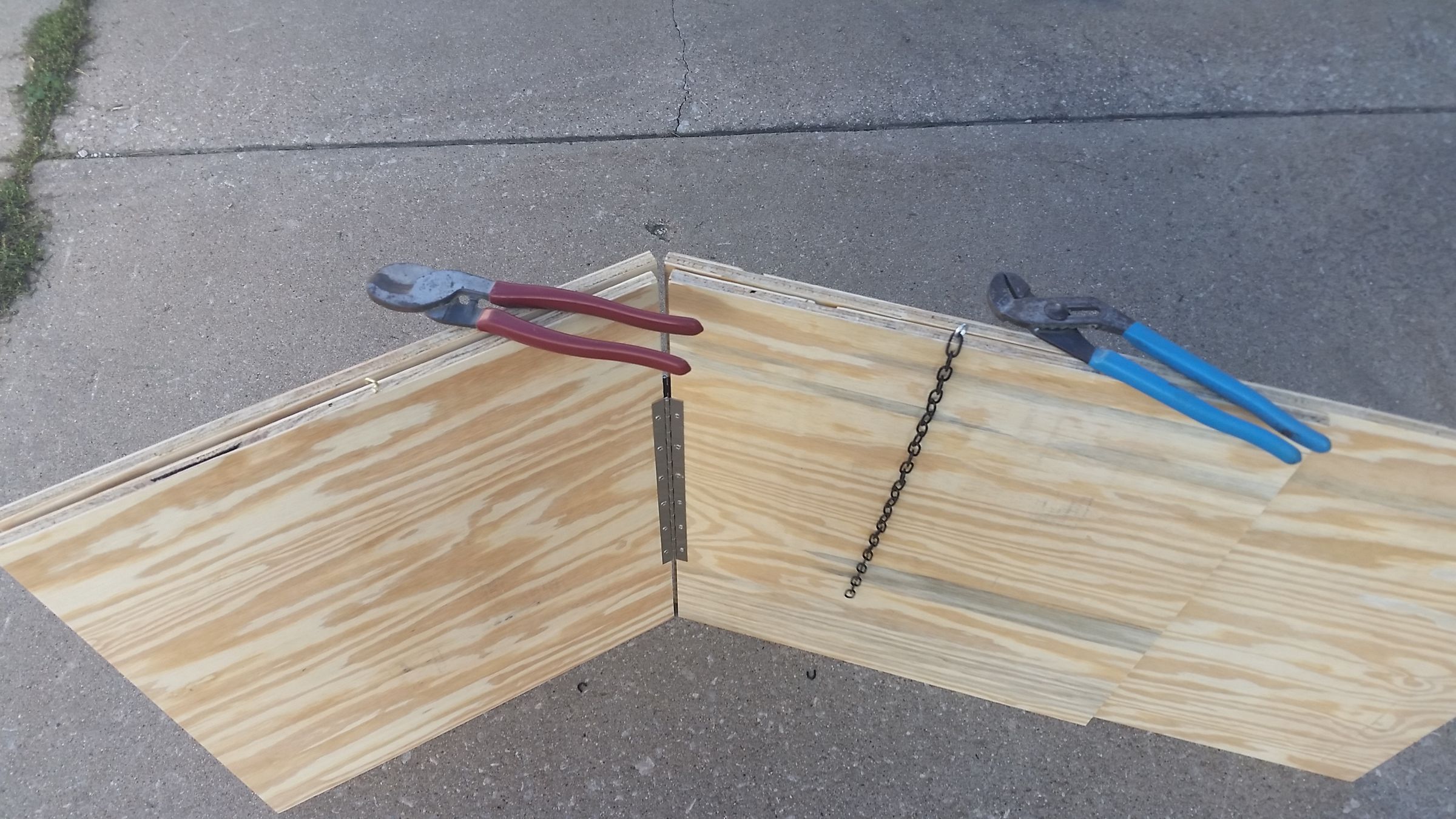 Quick and Easy Folding RC Ramp : 4 Steps (with Pictures) - Instructables