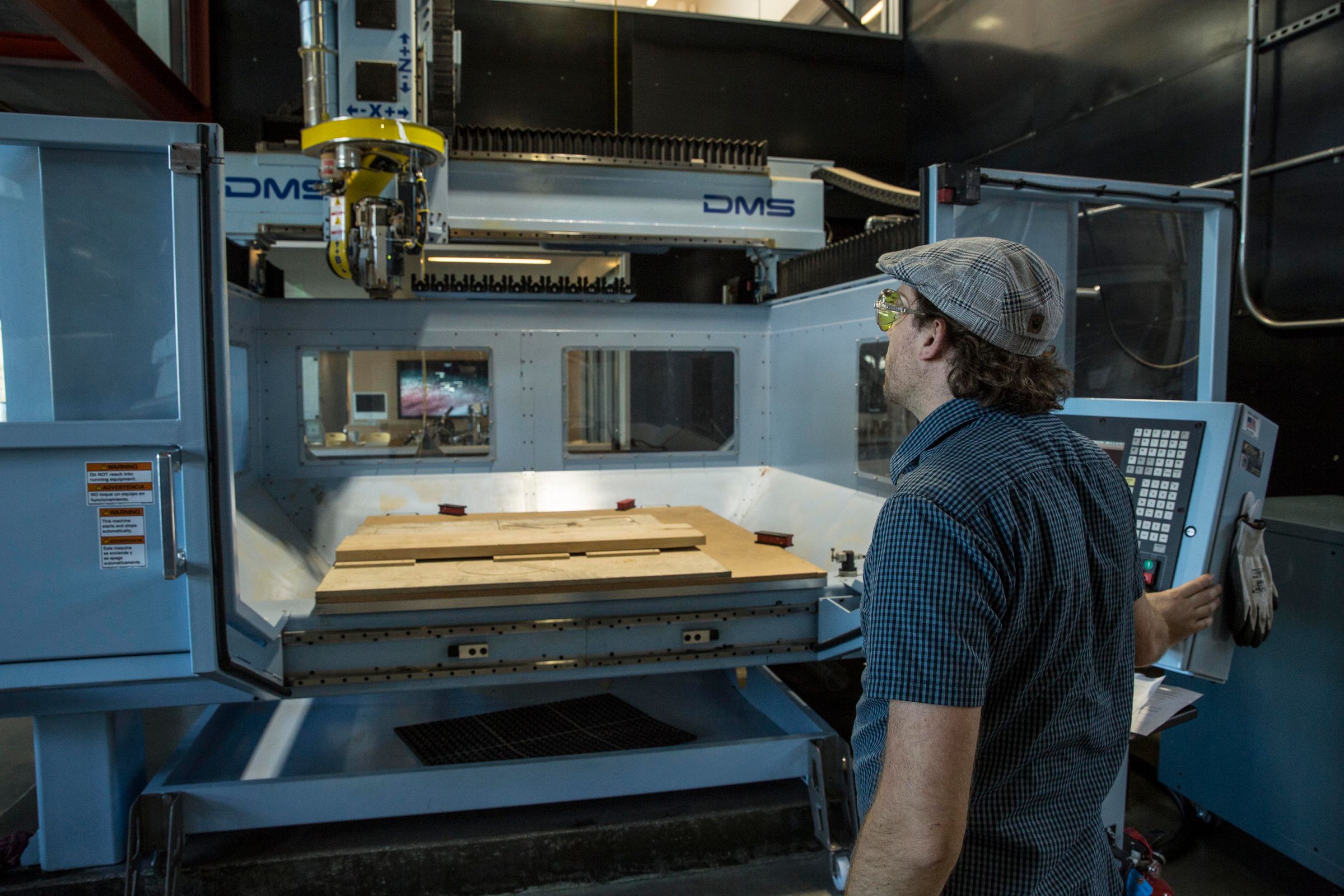 How to Lure the DMS Router in for a Hug : 6 Steps (with Pictures ...