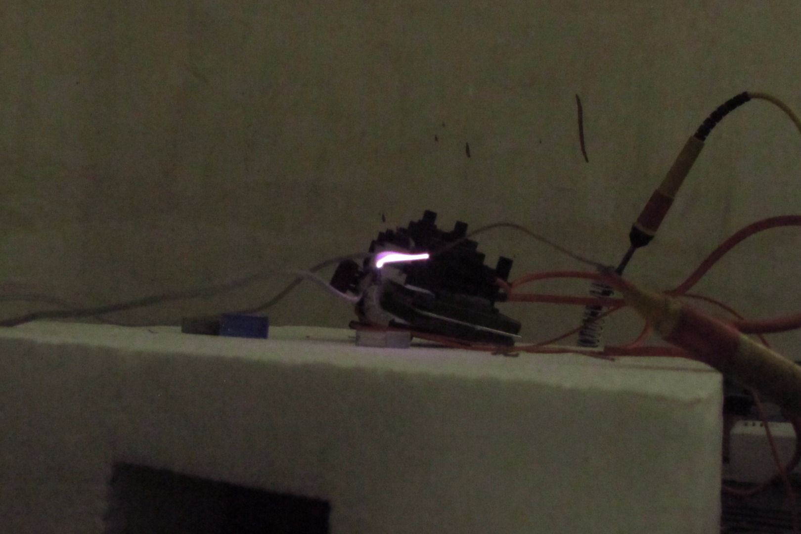 Simple 1 Inch High Voltage Arc : 3 Steps - Instructables