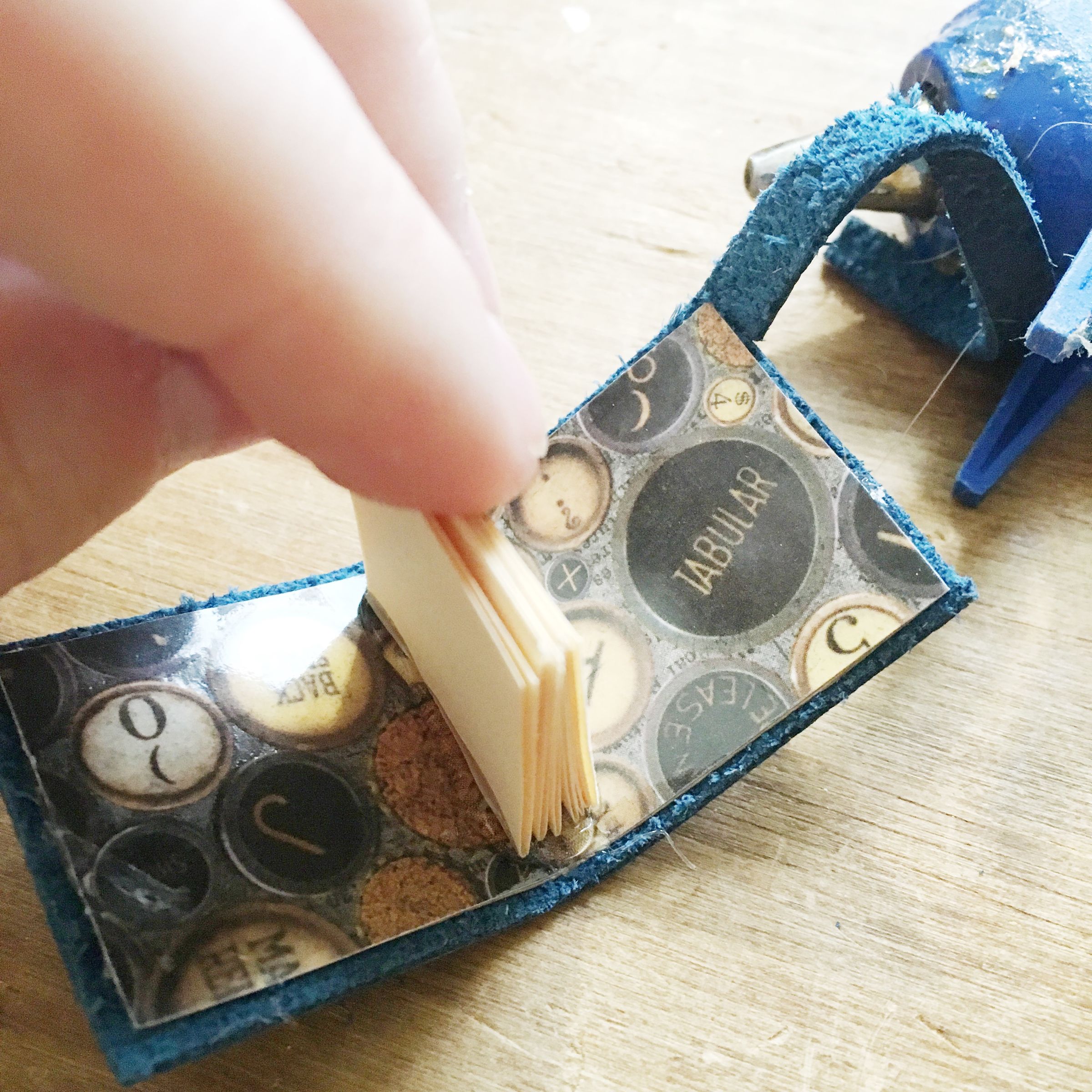 Mini Leather Books : 4 Steps (with Pictures) - Instructables