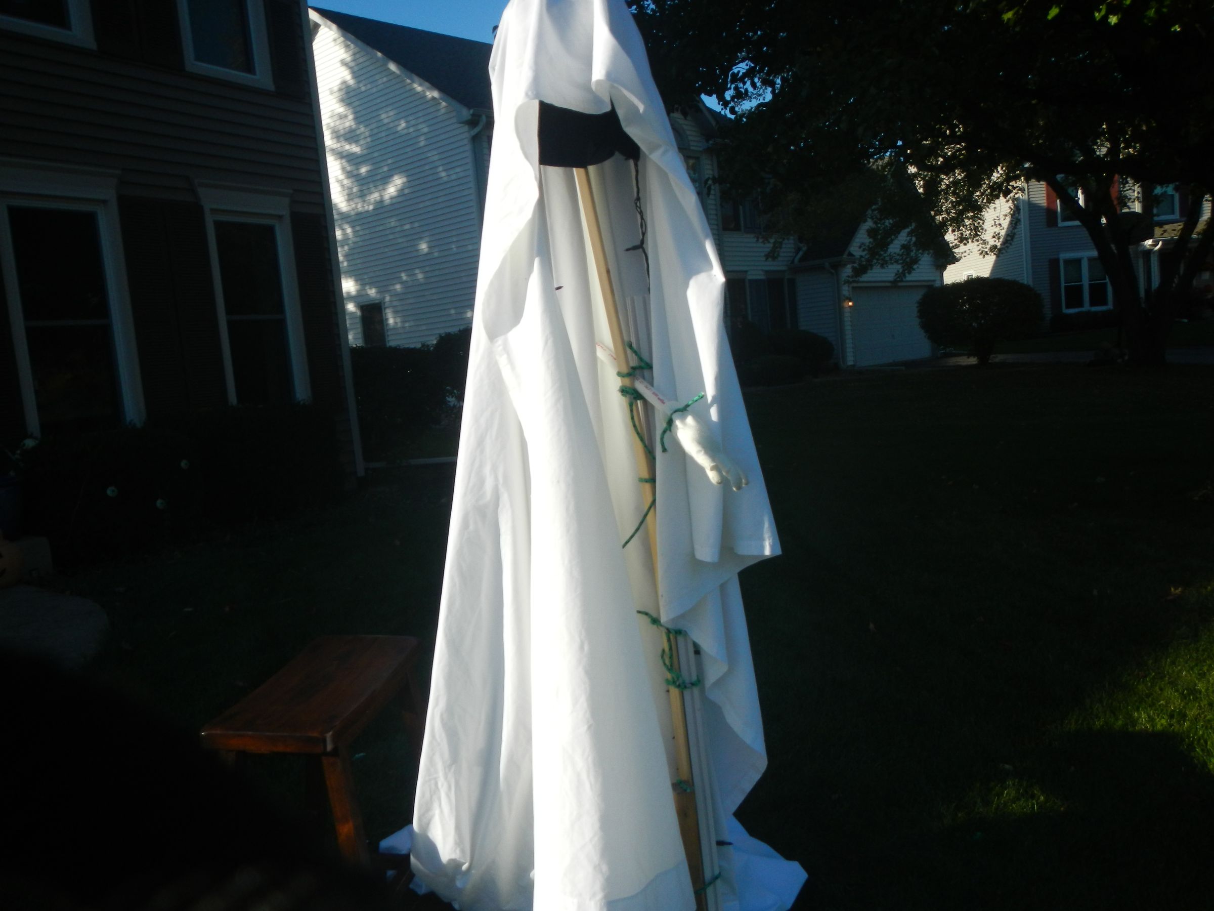 Light Up Cloaked Ghost Halloween Decoration : 9 Steps (with Pictures ...