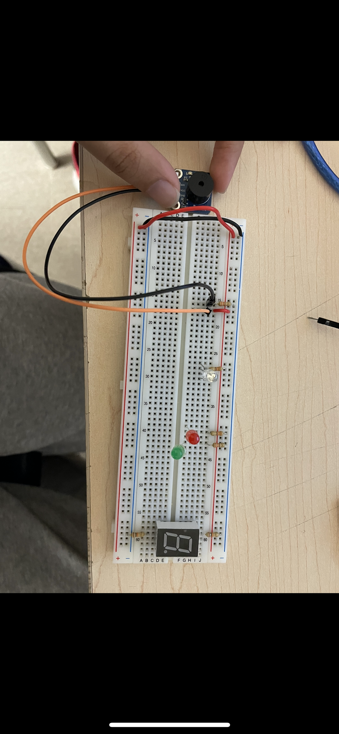Red Light Green Light : 5 Steps - Instructables