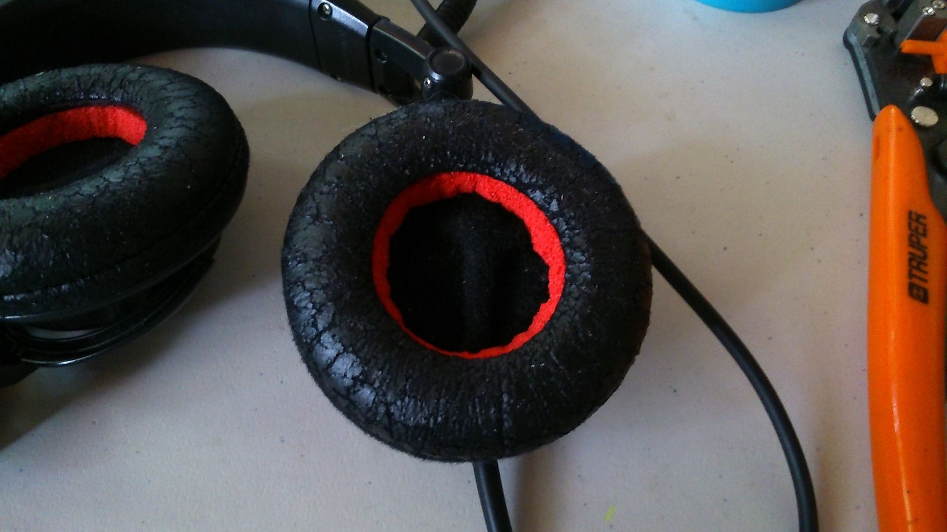 Headphone Removable Cable - Sony MDR-V500 : 9 Steps - Instructables