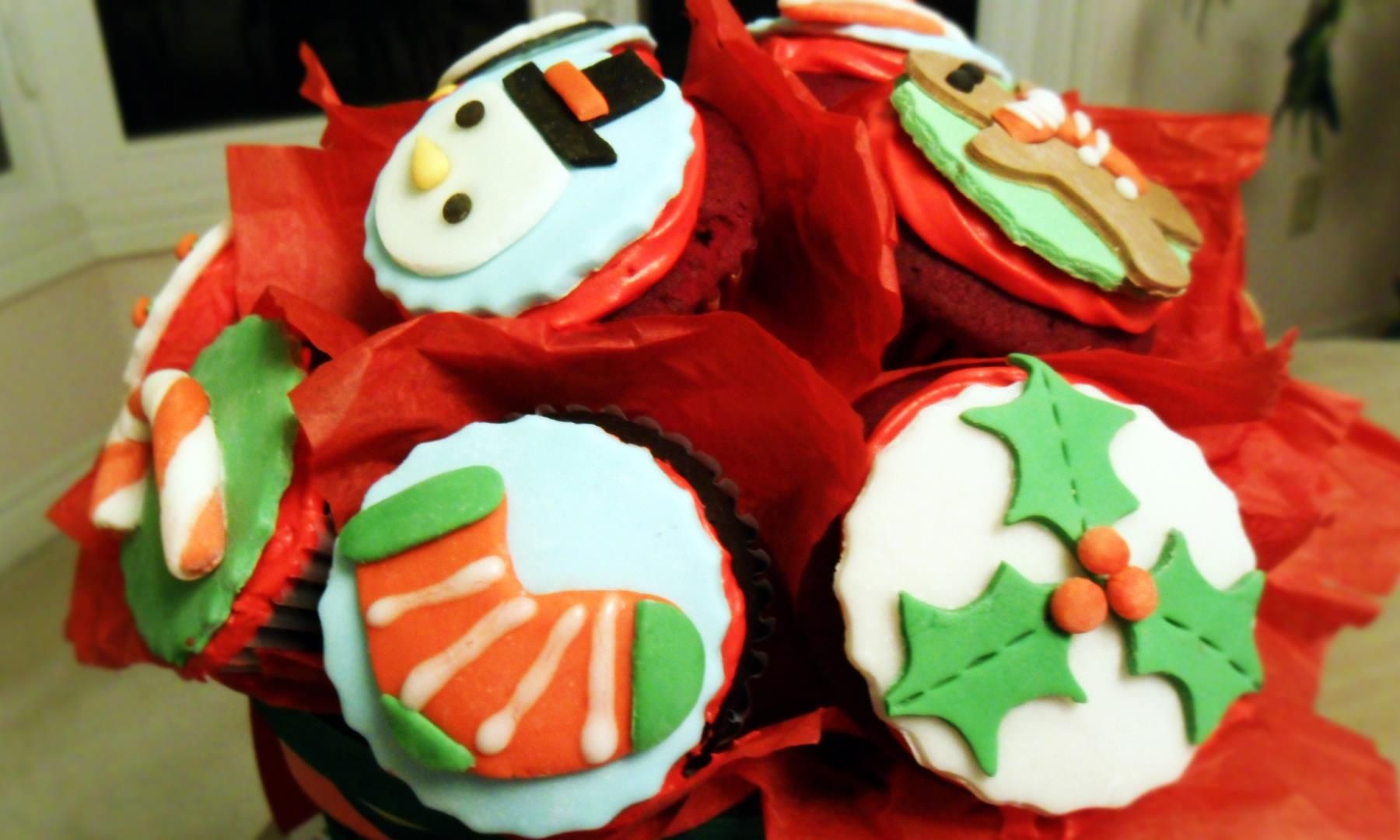 Christmas Present Cupcake