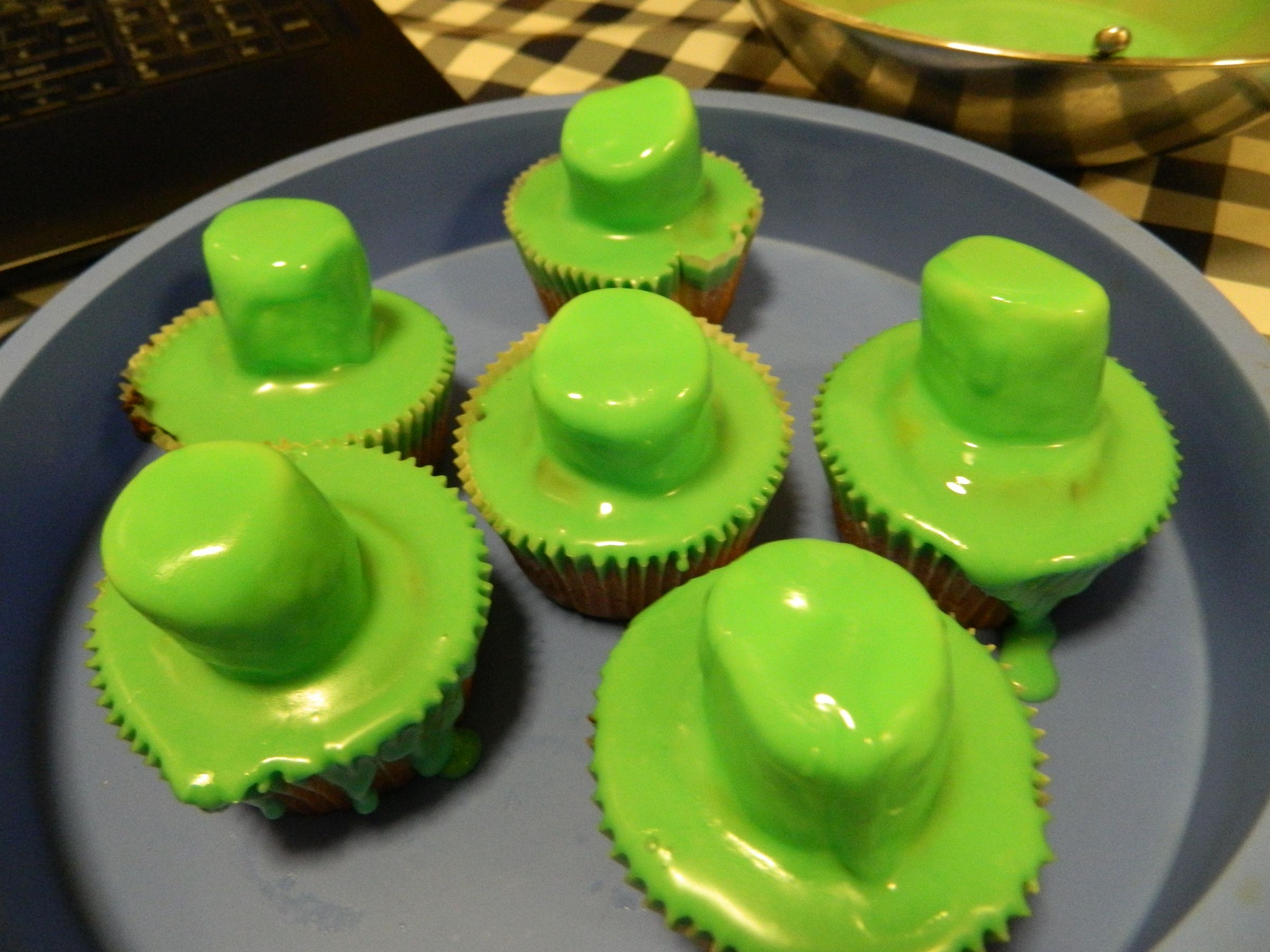Alien Cupcakes : 6 Steps (with Pictures) - Instructables