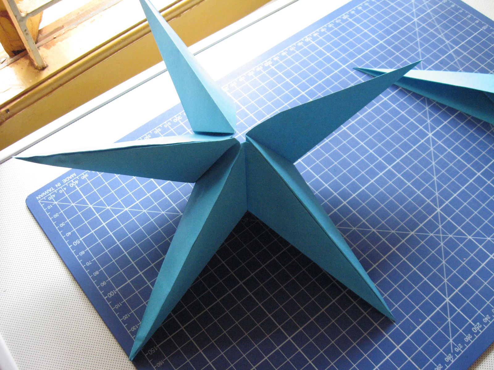 How to Make a Christmas Star : 8 Steps (with Pictures) - Instructables