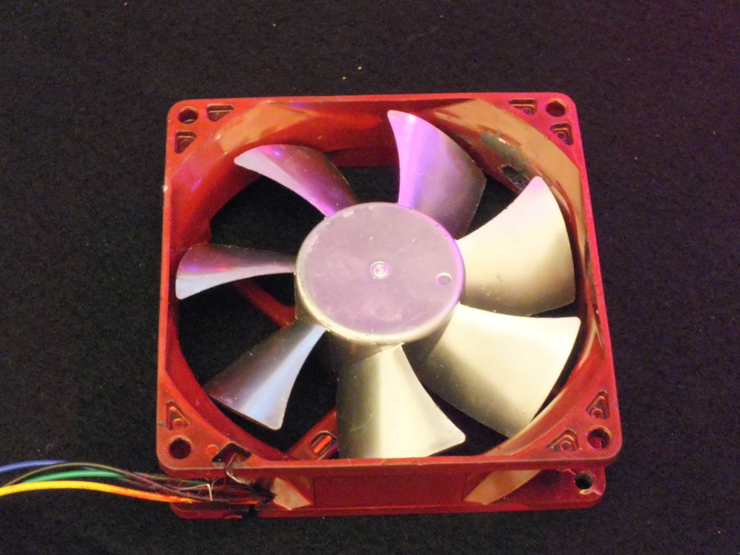 REPAINT a PC FAN (MOD) : 8 Steps - Instructables