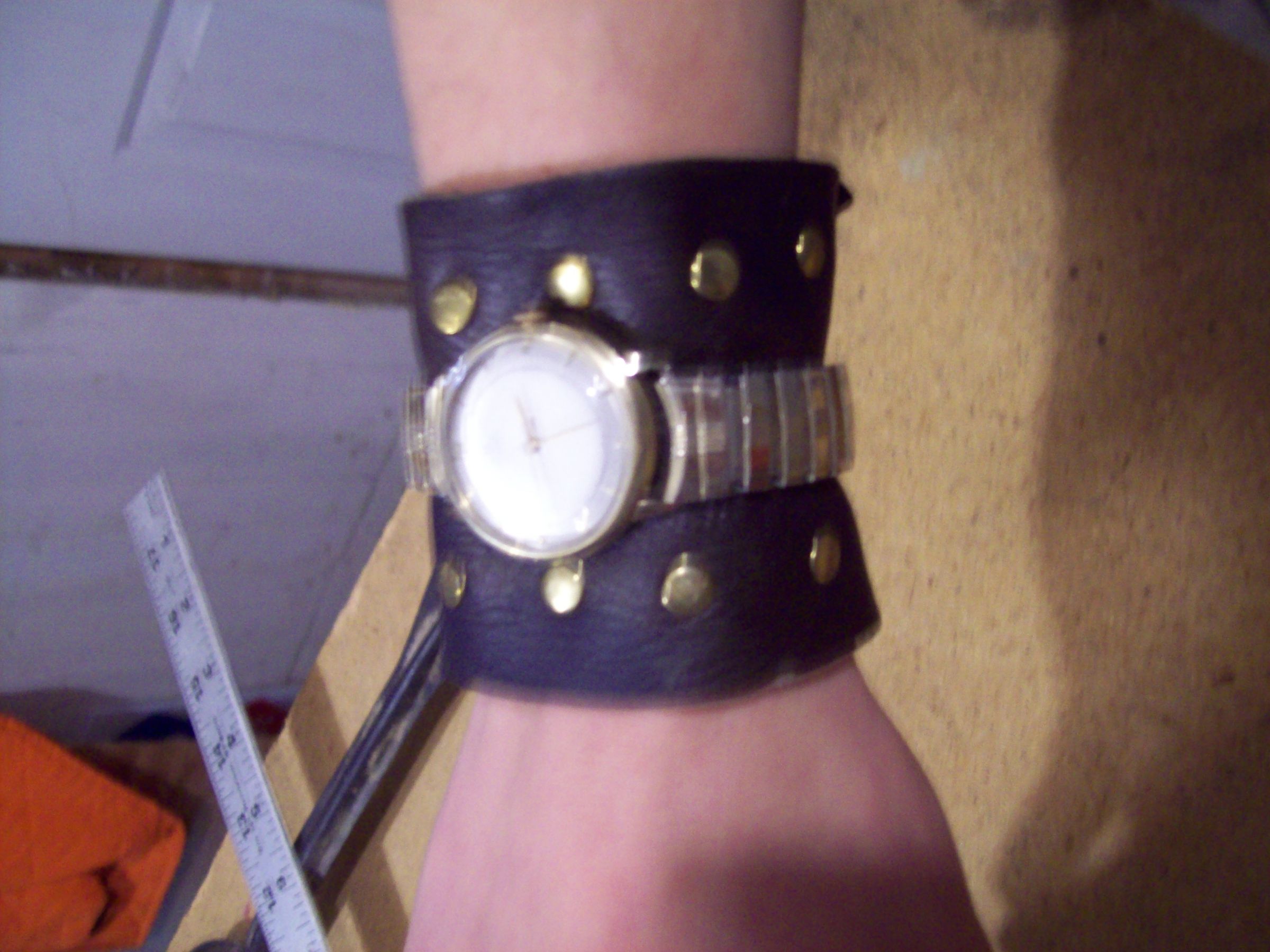 Studded Wrist Cuff : 4 Steps - Instructables