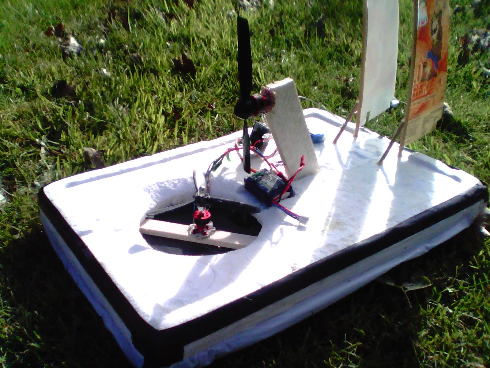 RC Hovercraft Everyone Can Build! : 4 Steps (with Pictures) - Instructables