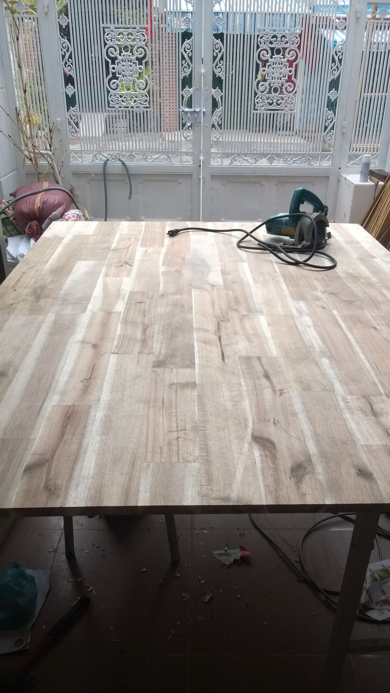 The Home-made Industrial Style Dining Table : 7 Steps (with Pictures ...
