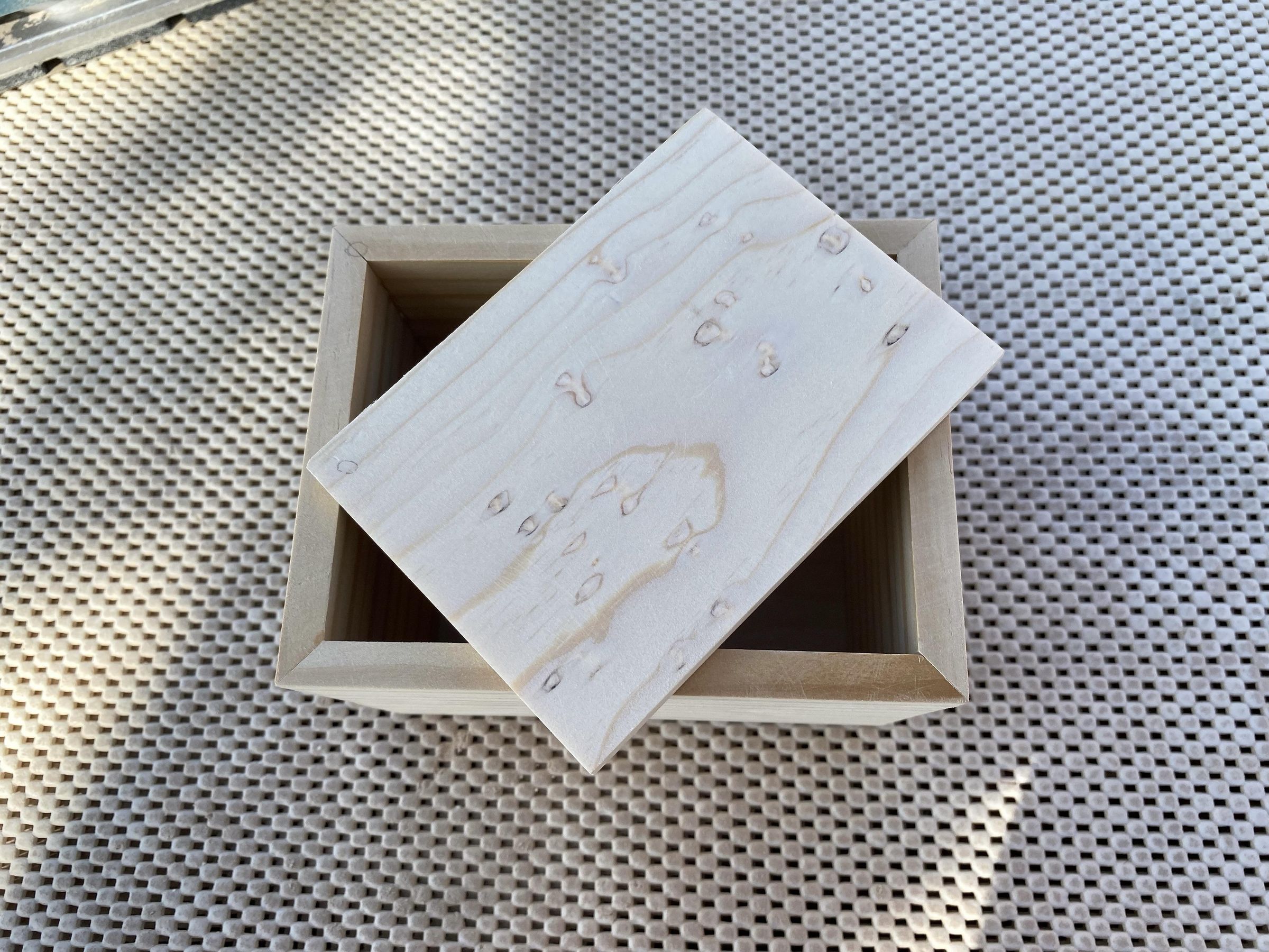 Suspended Box Lid : 7 Steps (with Pictures) - Instructables