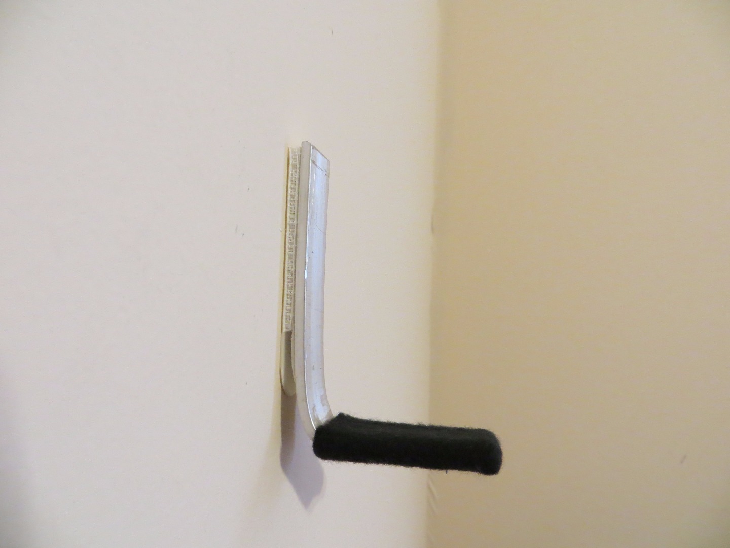 Headphone Wall Hook : 5 Steps (with Pictures) - Instructables