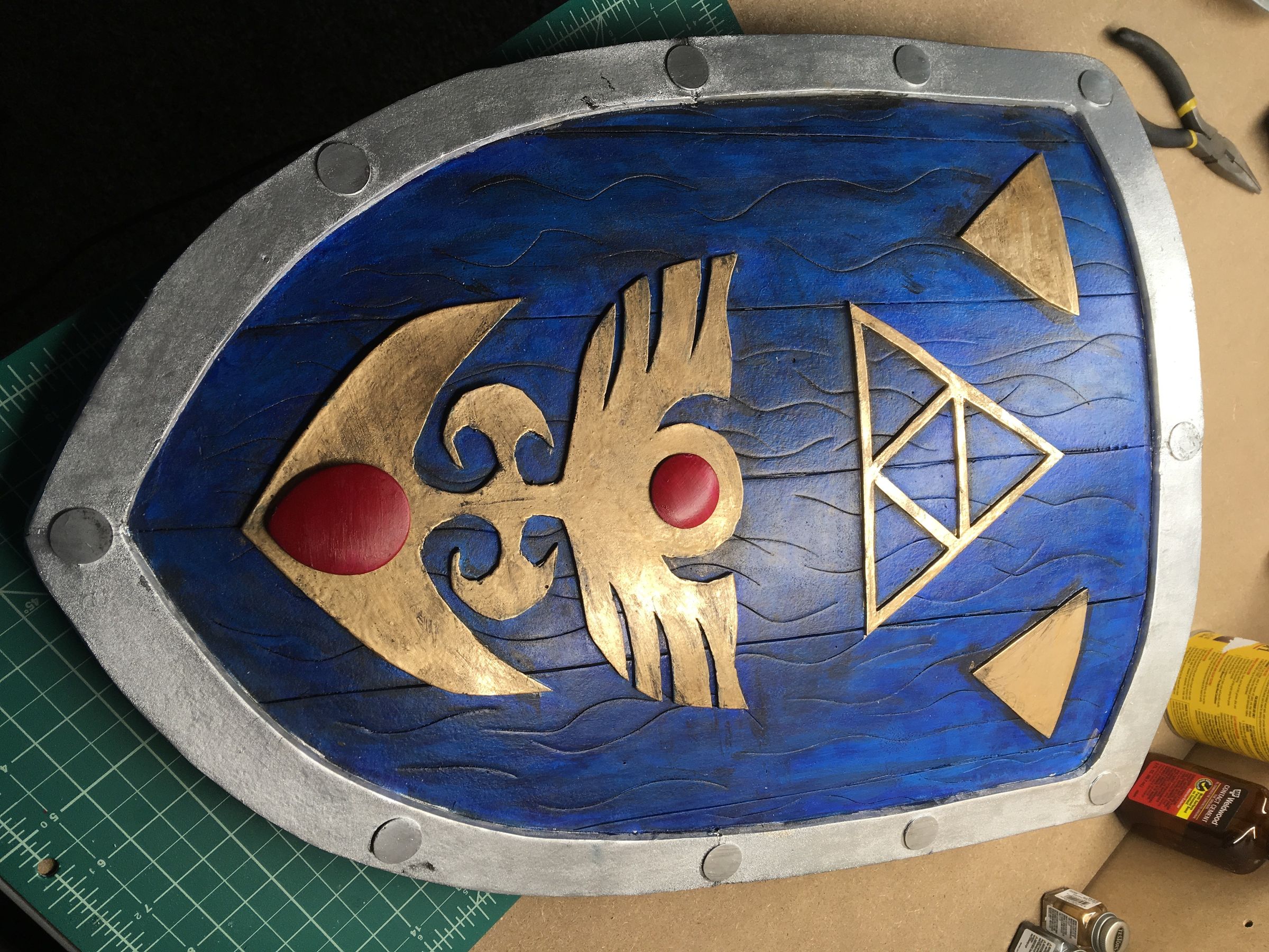 Link's Hylian Shield the Legend of Zelda: a Link to the Past : 4 Steps ...