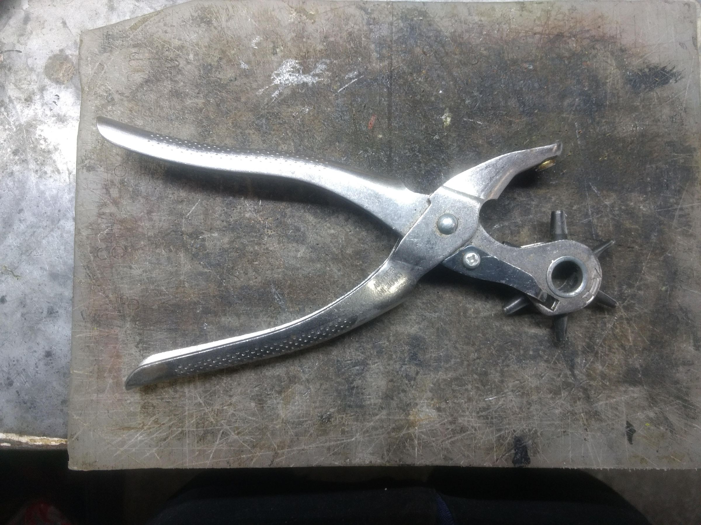 Costura De Guarnicionero O a Dos Agujas : 5 Steps - Instructables