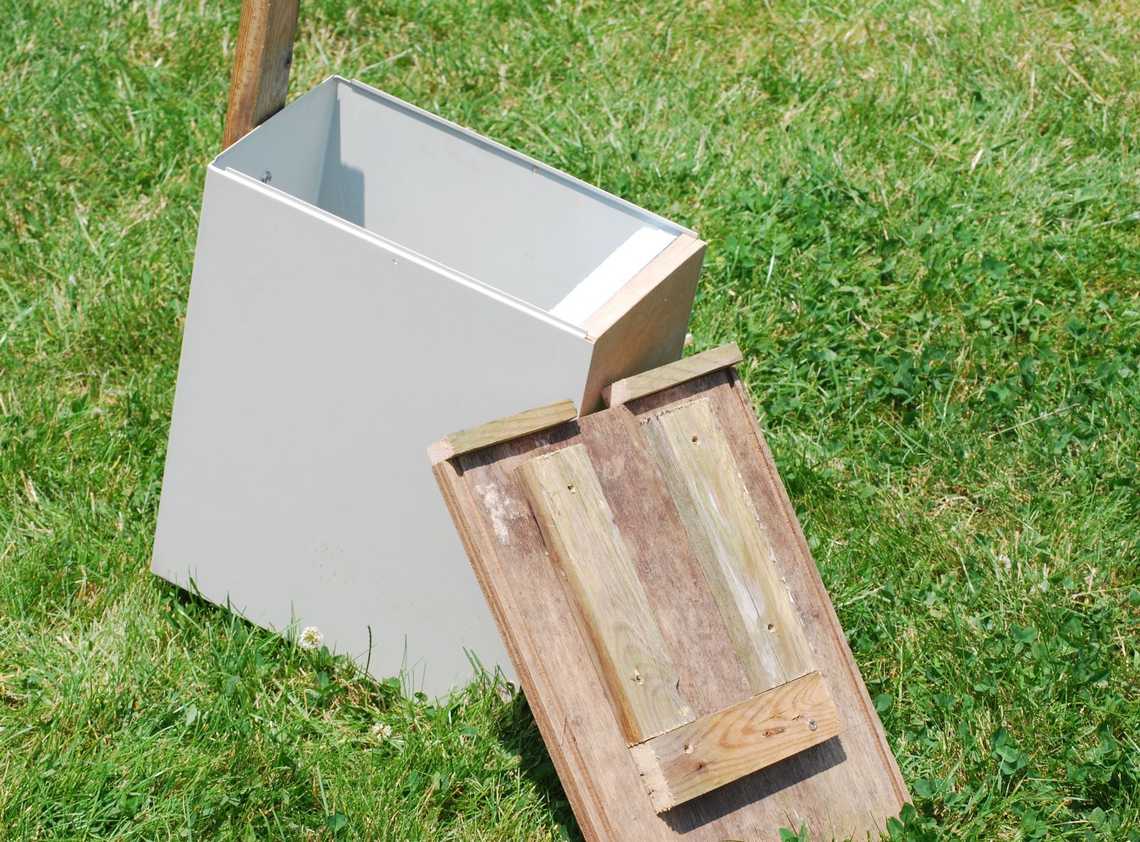 Computer Case Beehive : 8 Steps (with Pictures) - Instructables