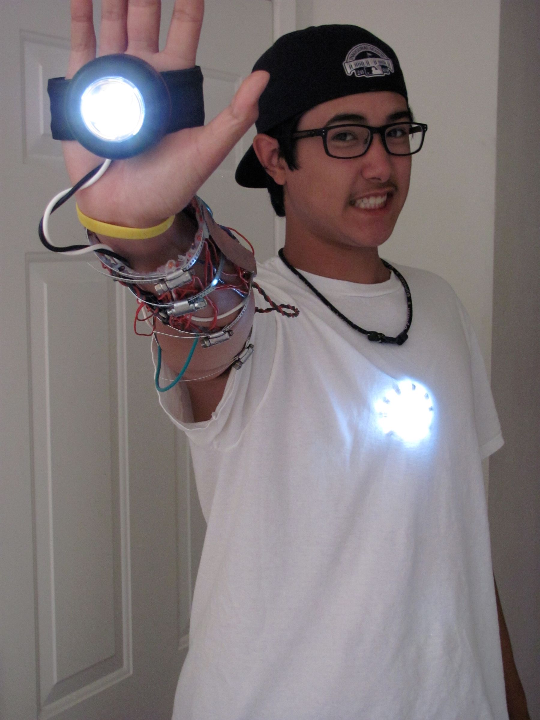Iron Man Repulsor (bare) & Arc Reactor : 5 Steps - Instructables