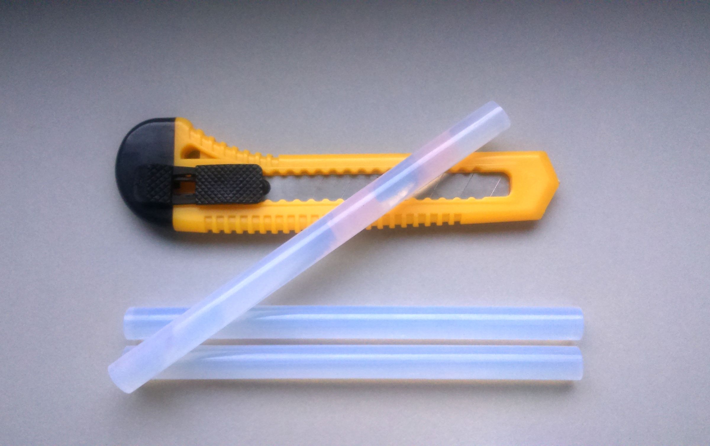 Hot Glue Stick Crystals! : 4 Steps (with Pictures) - Instructables