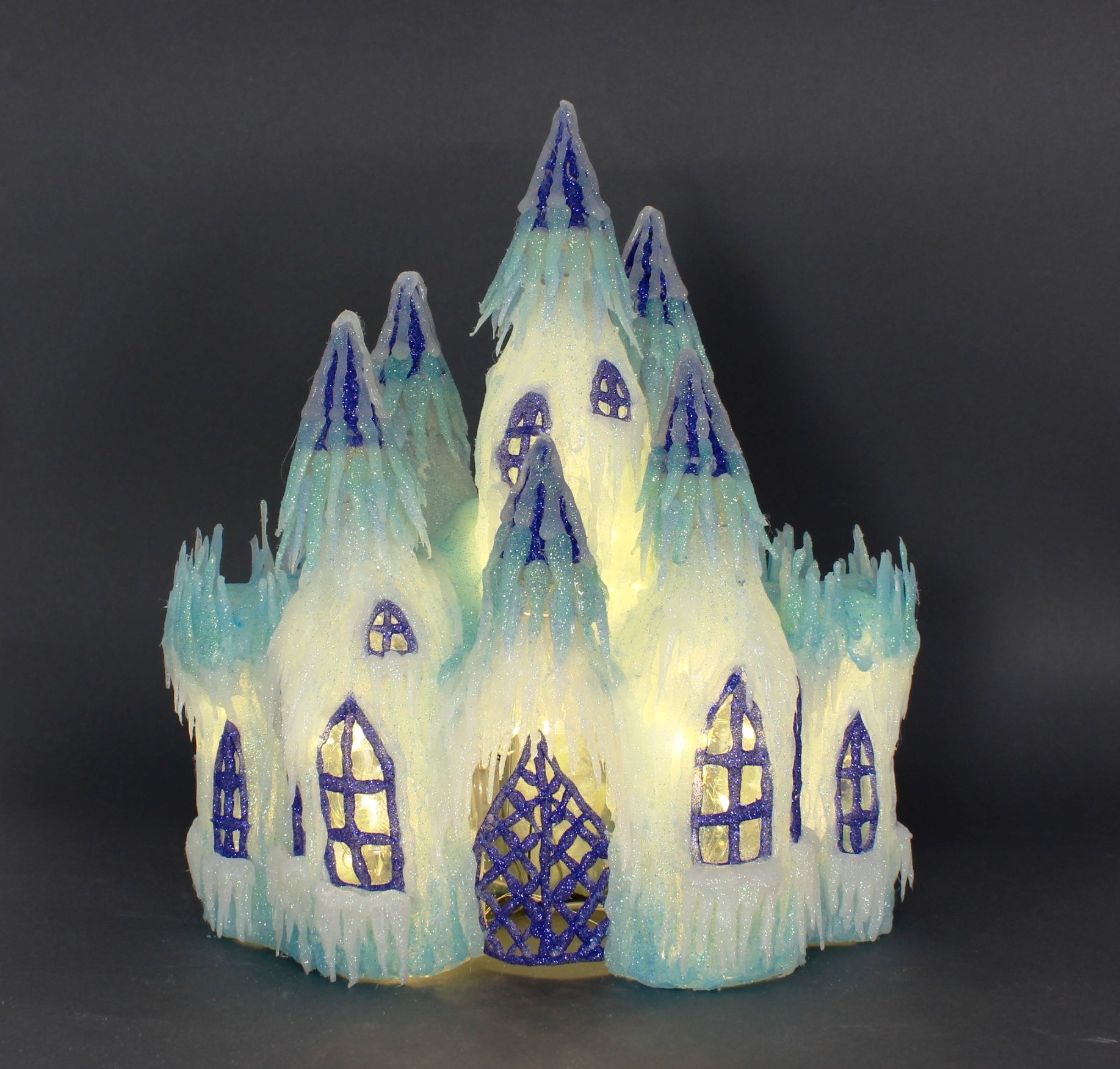 DIY Frozen Castle Using Plastic Bottles and Hot Glue : 5 Steps (with ...