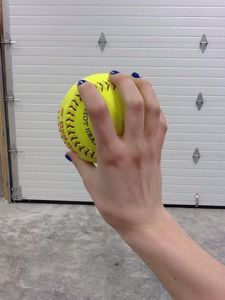 How to Throw Different Softball Pitches : 5 Steps - Instructables