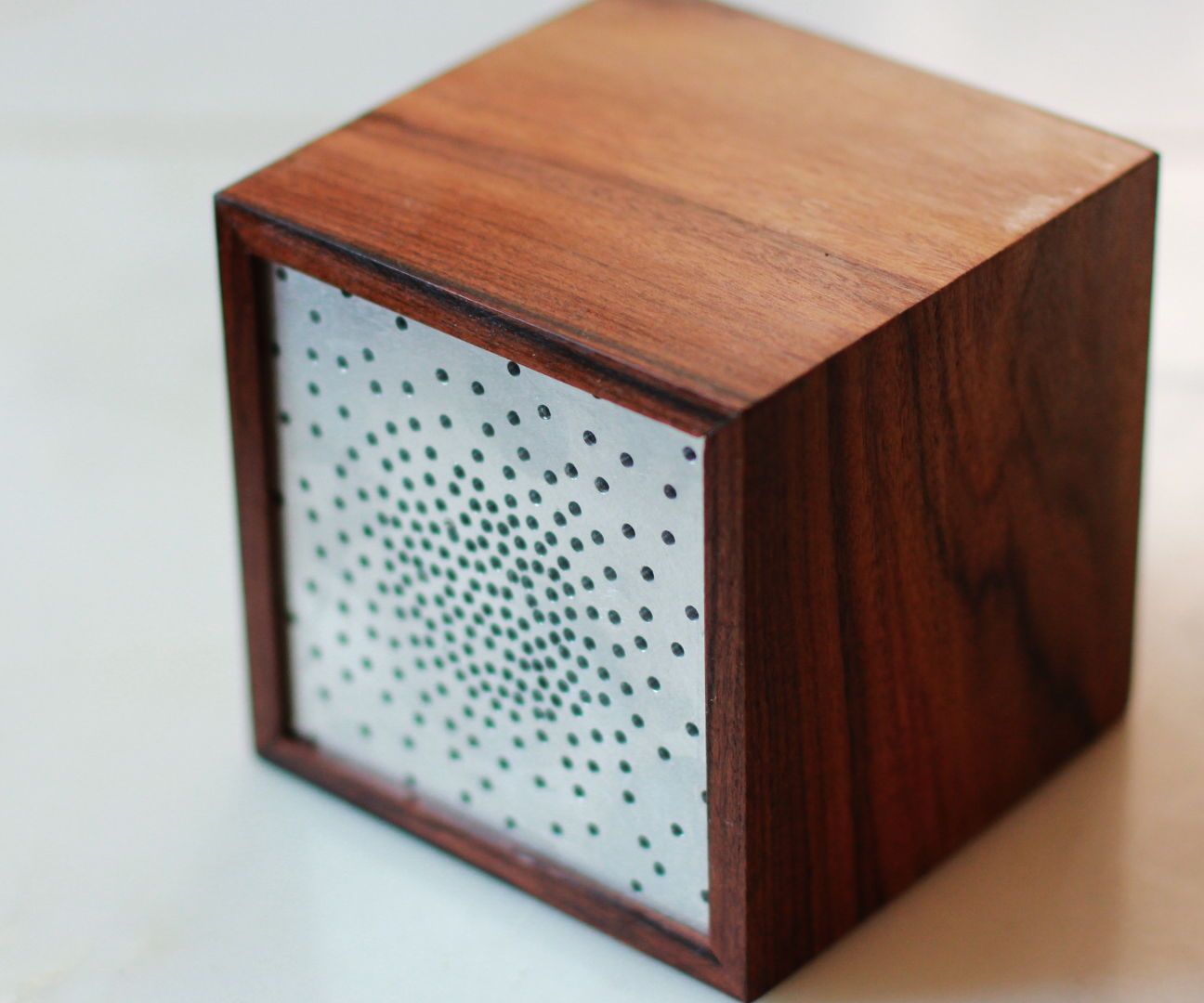 Wireless Retro Cube Speaker W/ Rosewood : 9 Steps (with Pictures ...