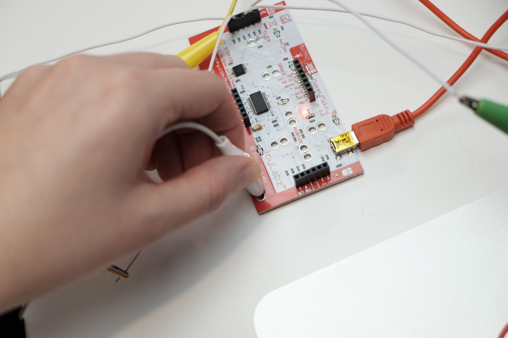 Fun Game Controllers With MaKey MaKey : 6 Steps - Instructables
