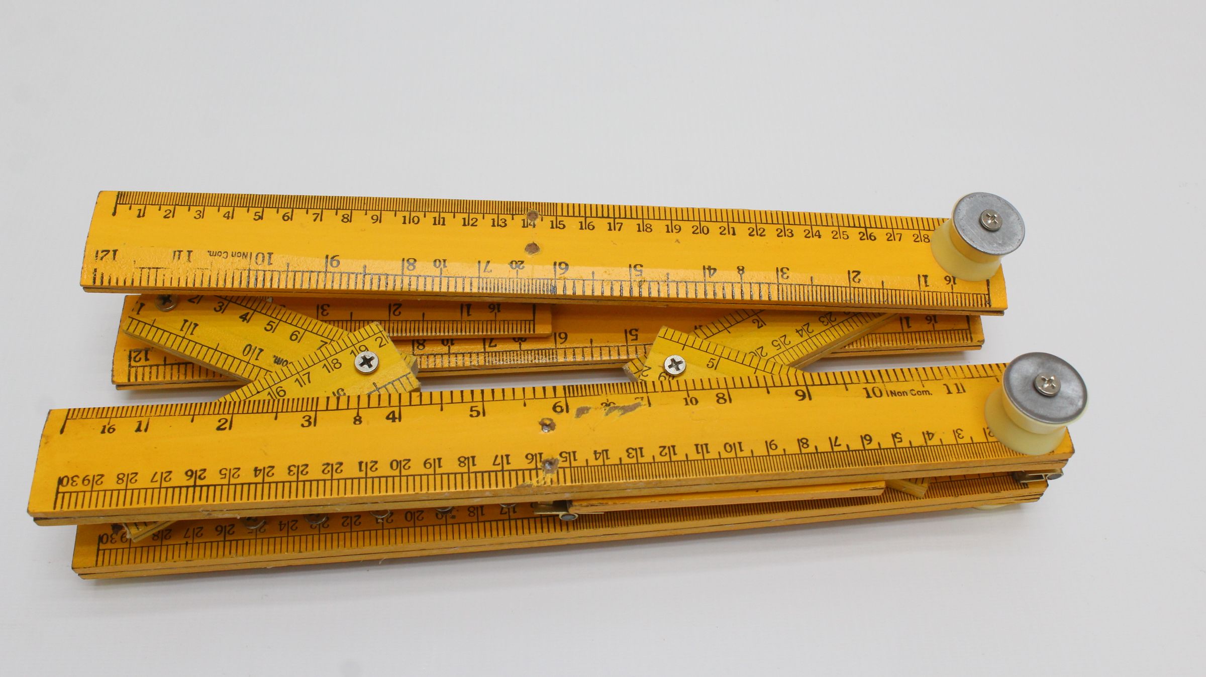 Foldable Laptop Stand - Using Wooden Rulers : 3 Steps (with Pictures ...
