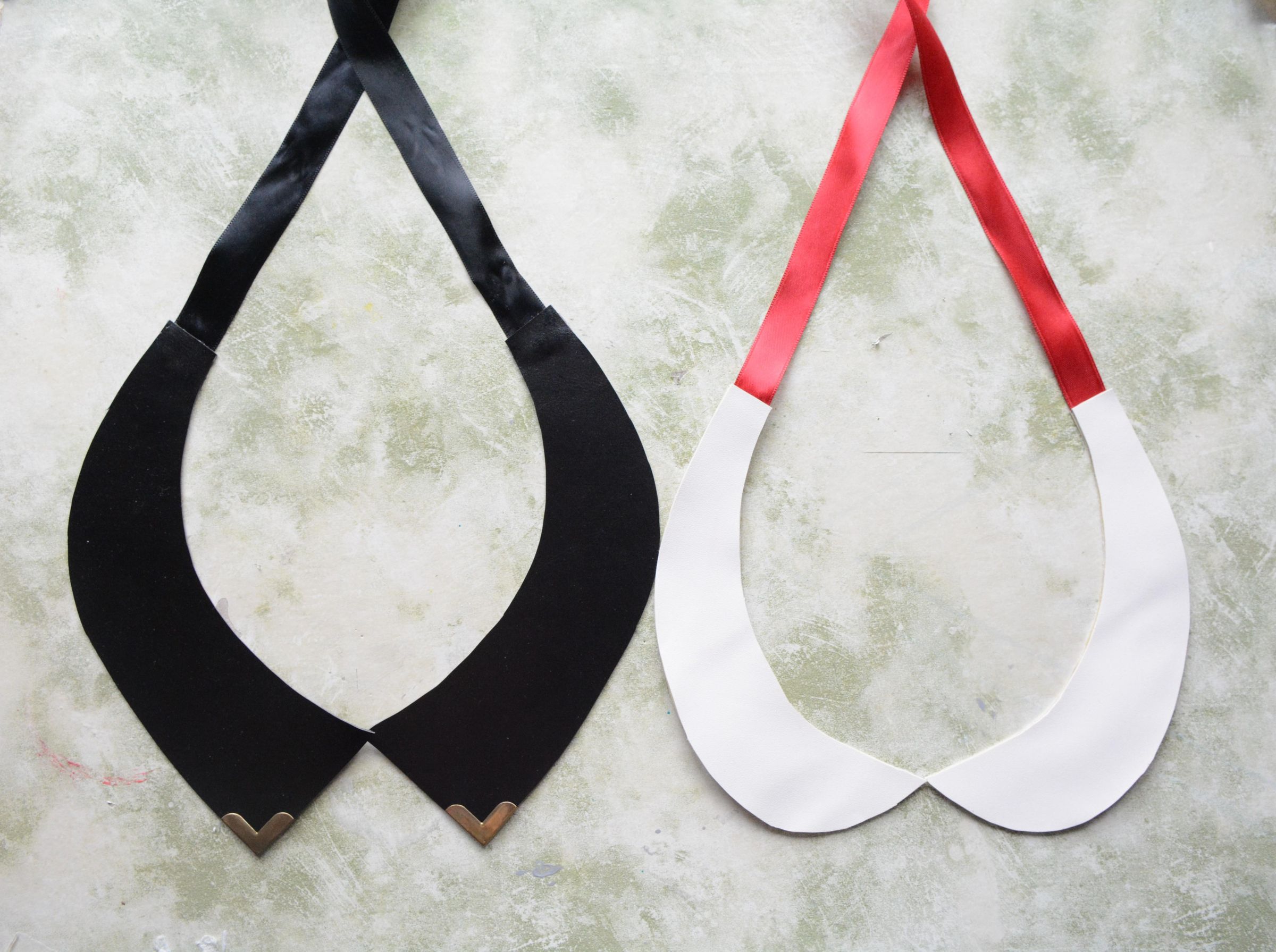 How to Make Detachable (Faux) Leather Collars Using Recycled Notebooks ...