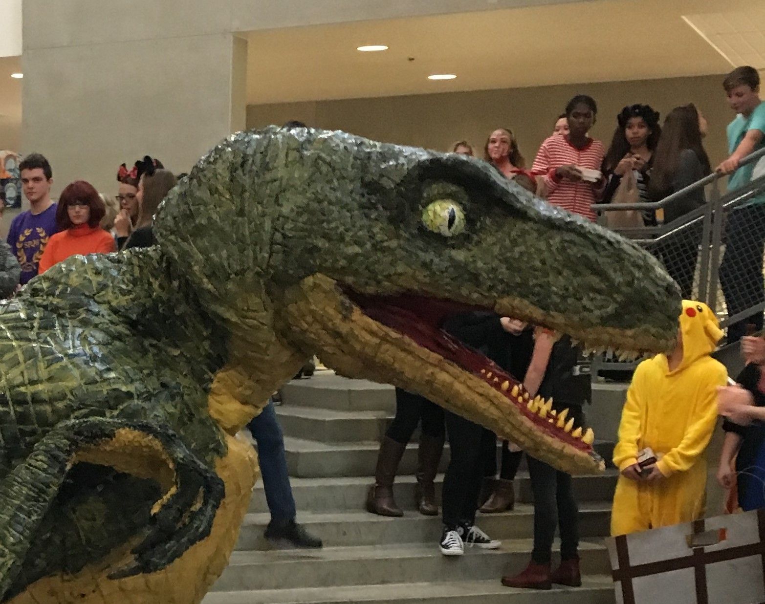 Life Size Raptor Head From Jurassic Park (part of Full Costume) : 6 ...