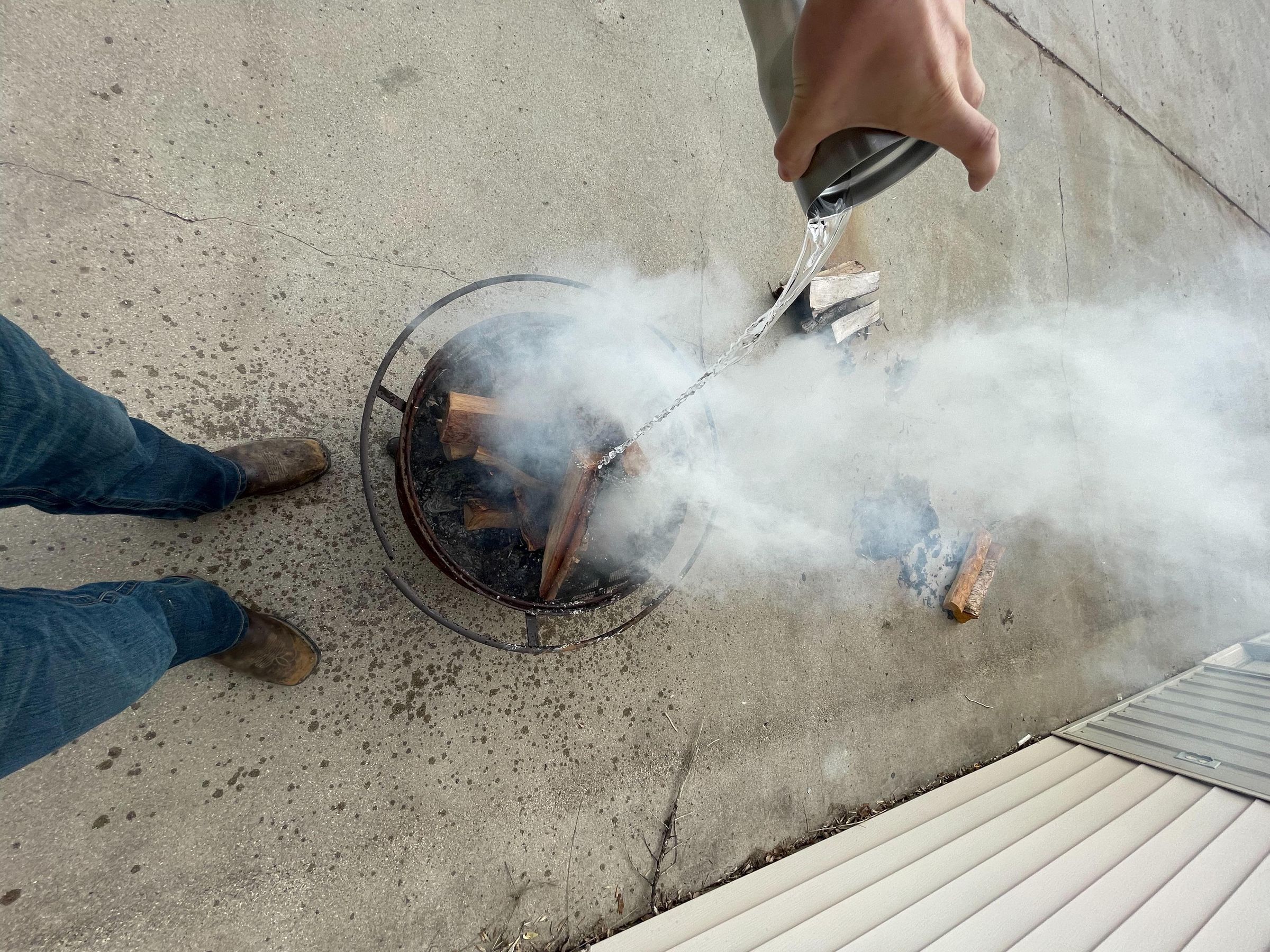 How to Build a Camp Fire : 4 Steps - Instructables