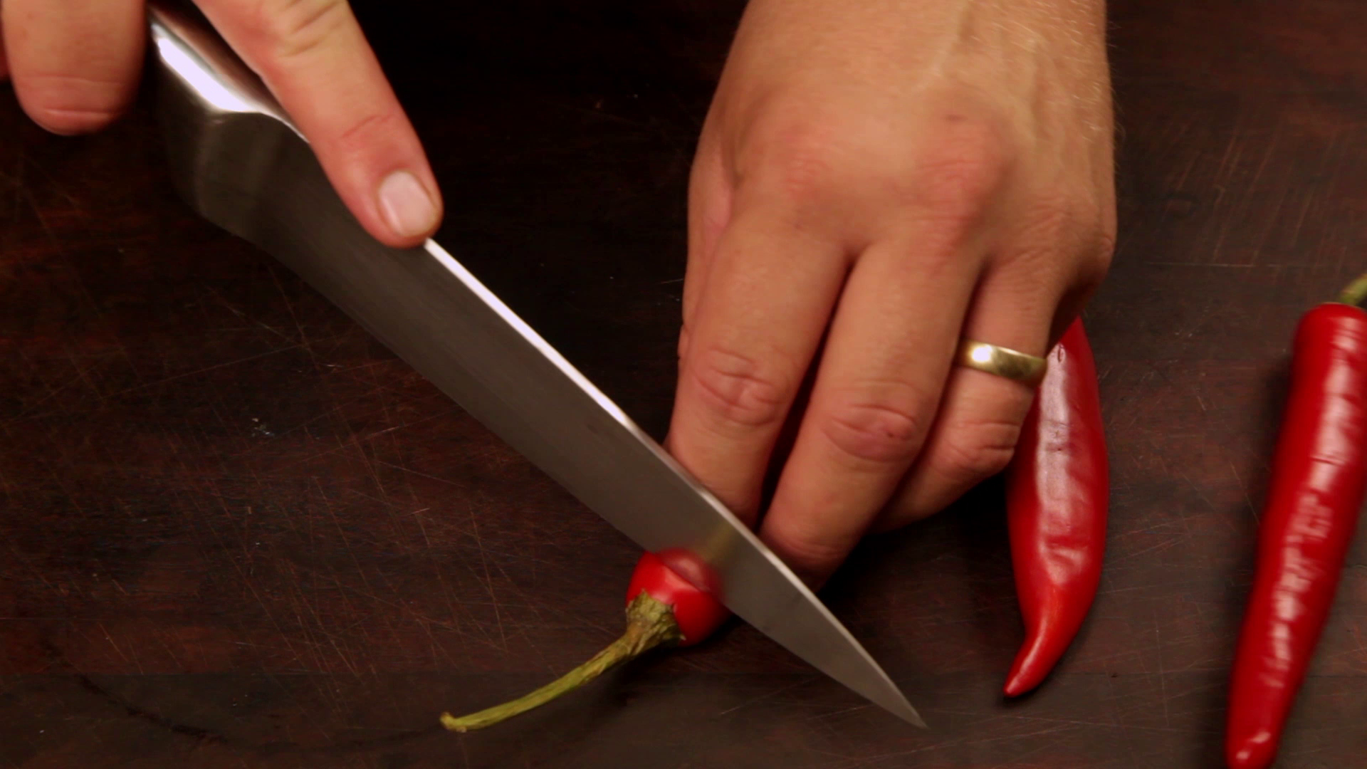 How to Easily Deseed a Chili - Food Hack : 4 Steps (with Pictures ...