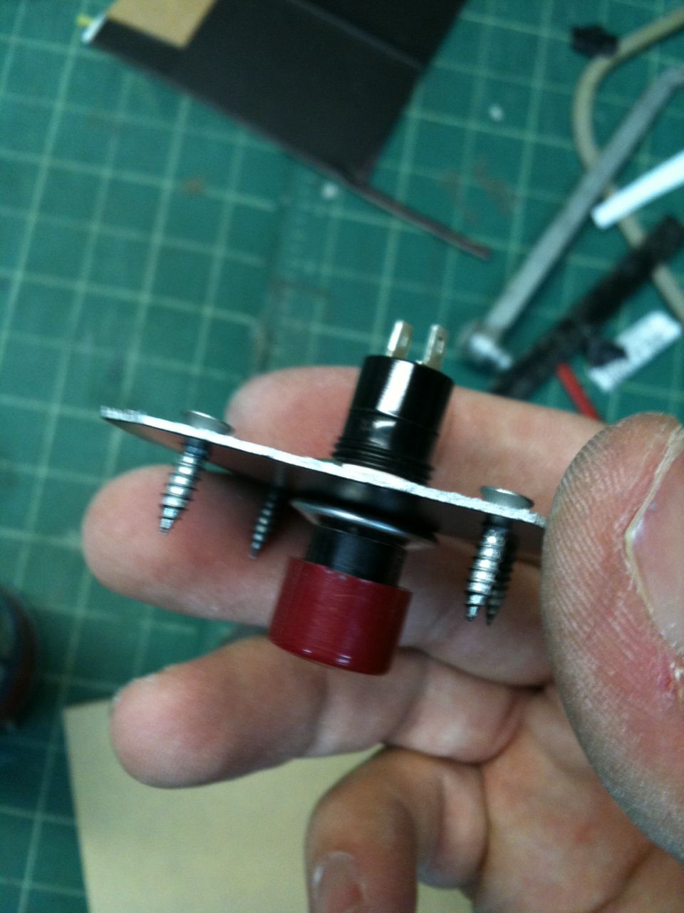 Goldeneye 007 Remote Mine Prop : 11 Steps (with Pictures) - Instructables