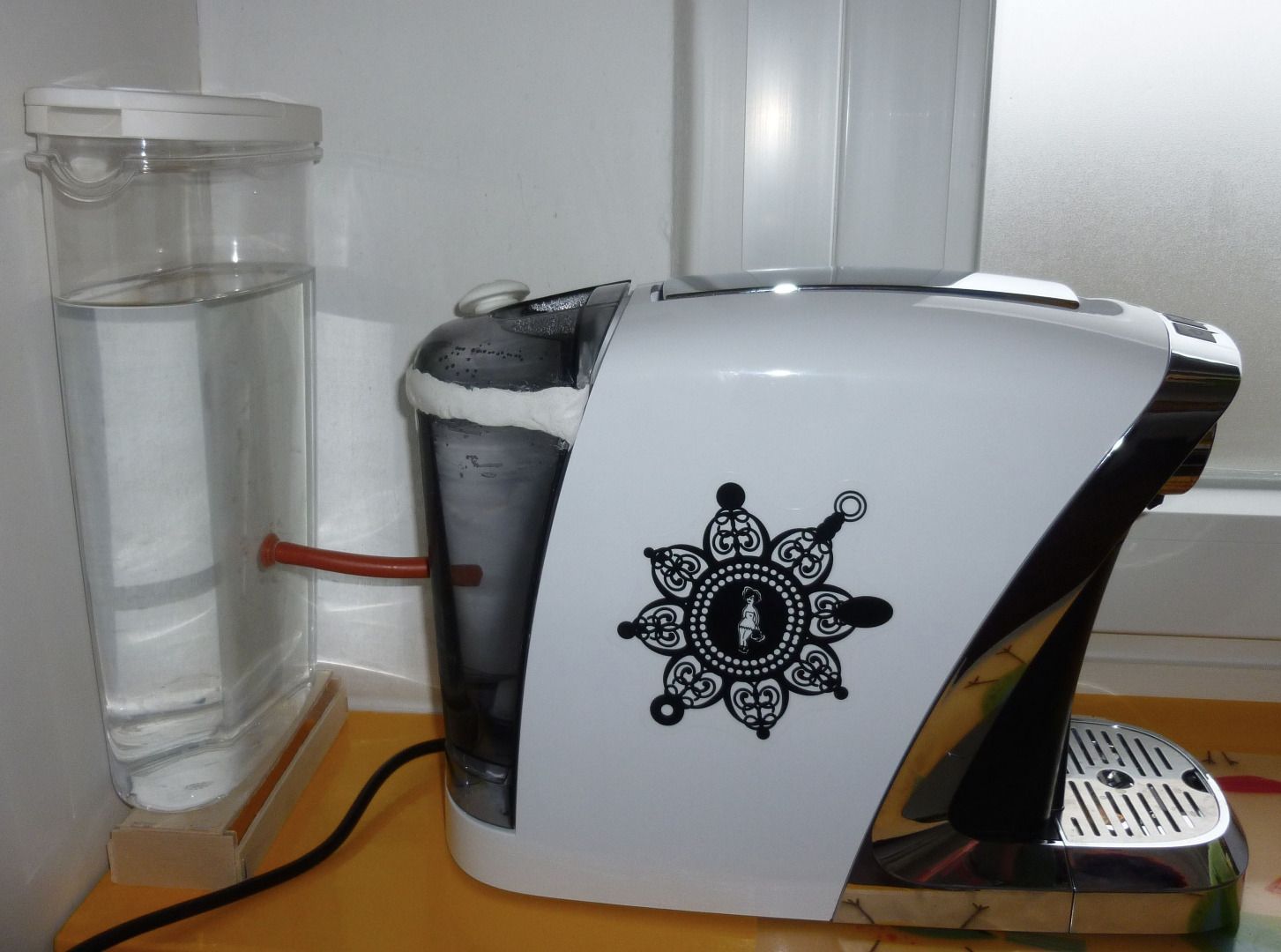Coffee Machine Watertank Hack : 3 Steps (with Pictures) - Instructables