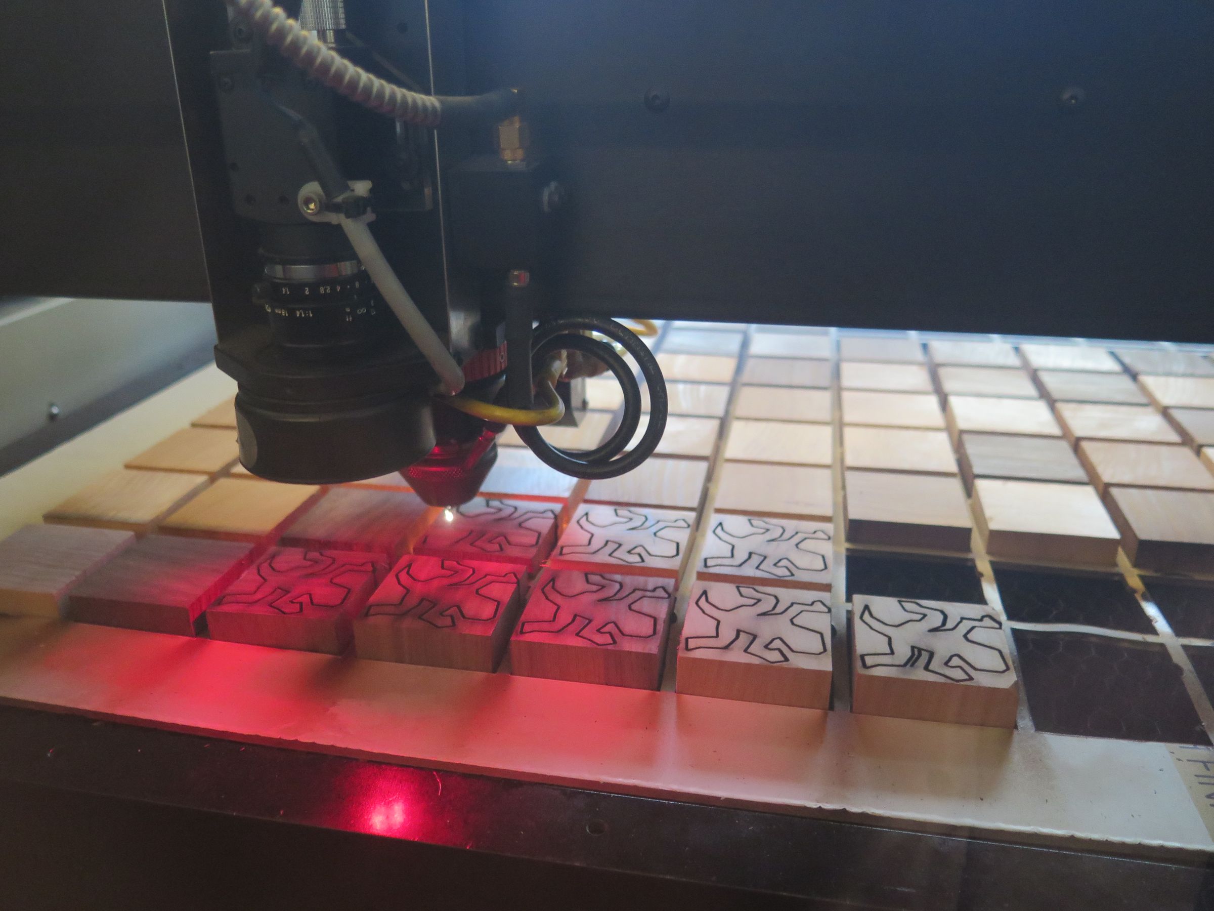End Grain Cutting Board Using MC Escher Tessellations : 5 Steps (with ...