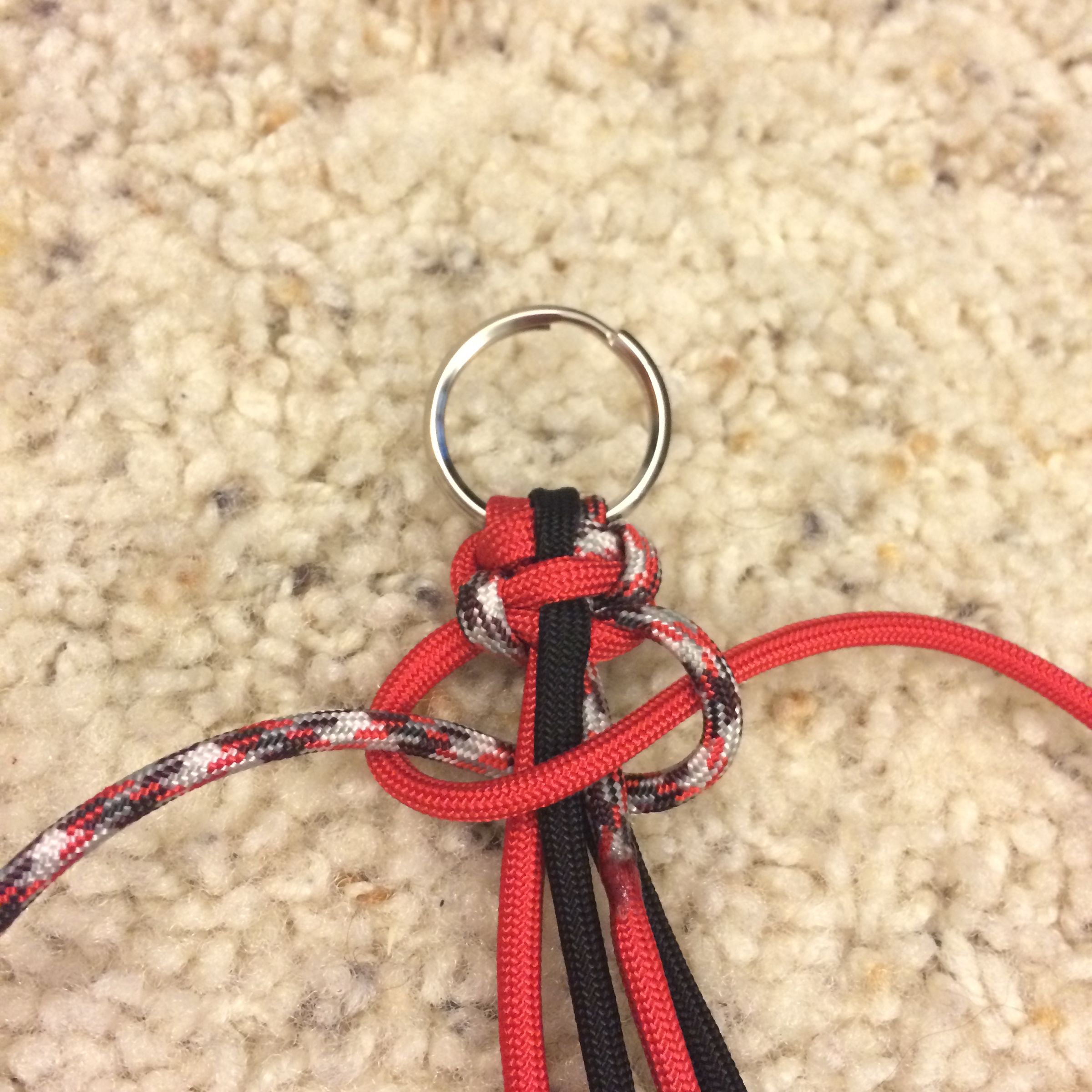 Flatline Paracord Keychain : 6 Steps - Instructables