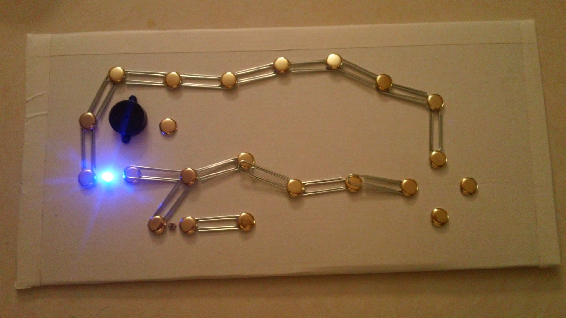 Build a Simple Circuit From a Pizza Box (No Soldering) : 8 Steps (with ...