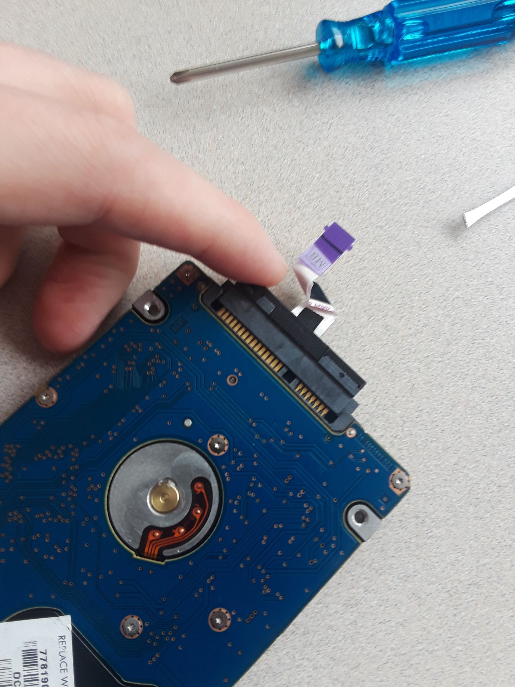 How to Access a Dell Inspiron 15 3000 Series Hard Drive : 10 Steps ...