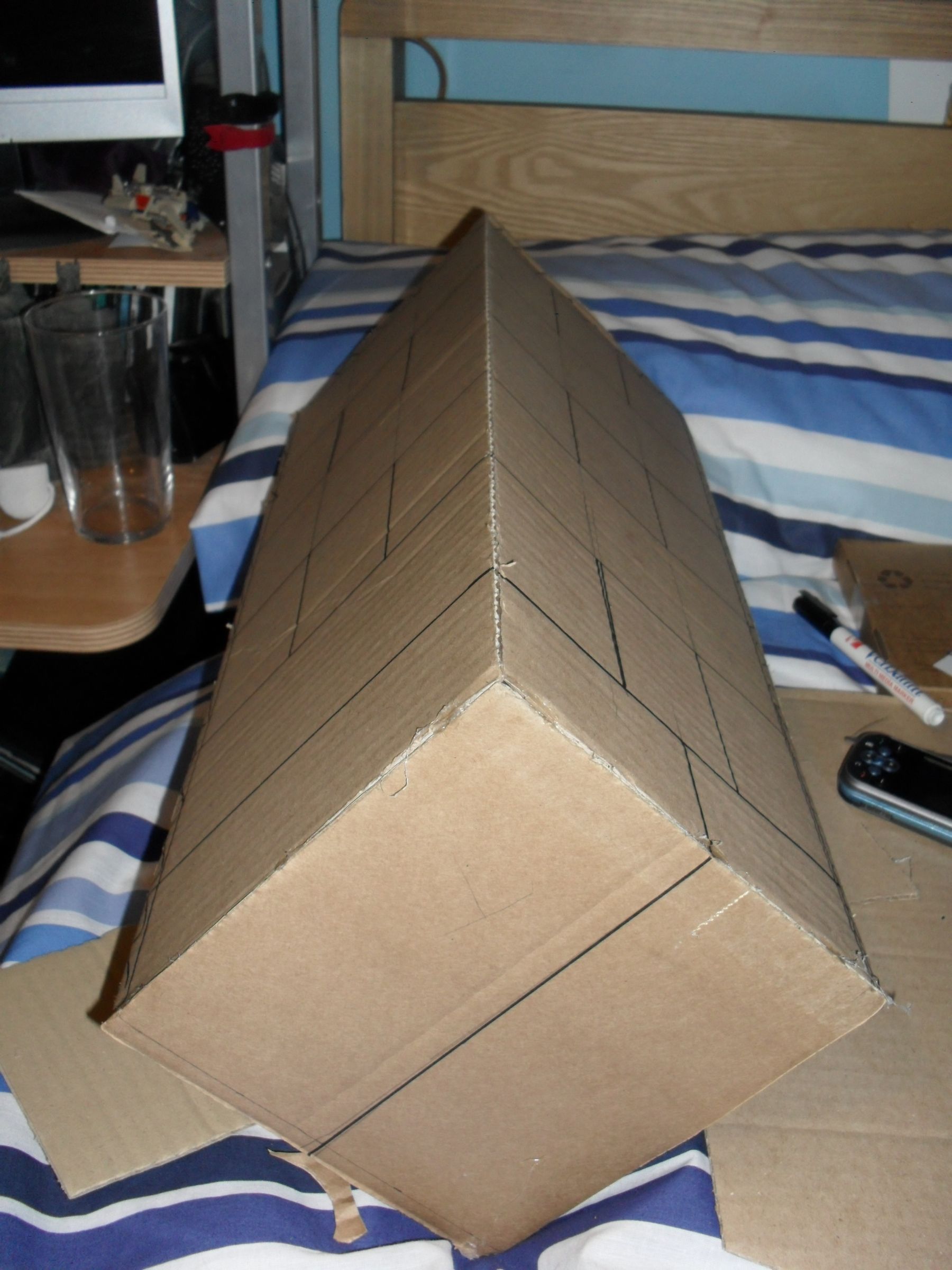 Cardboard Props: How to Make a Builders Hod : 7 Steps - Instructables