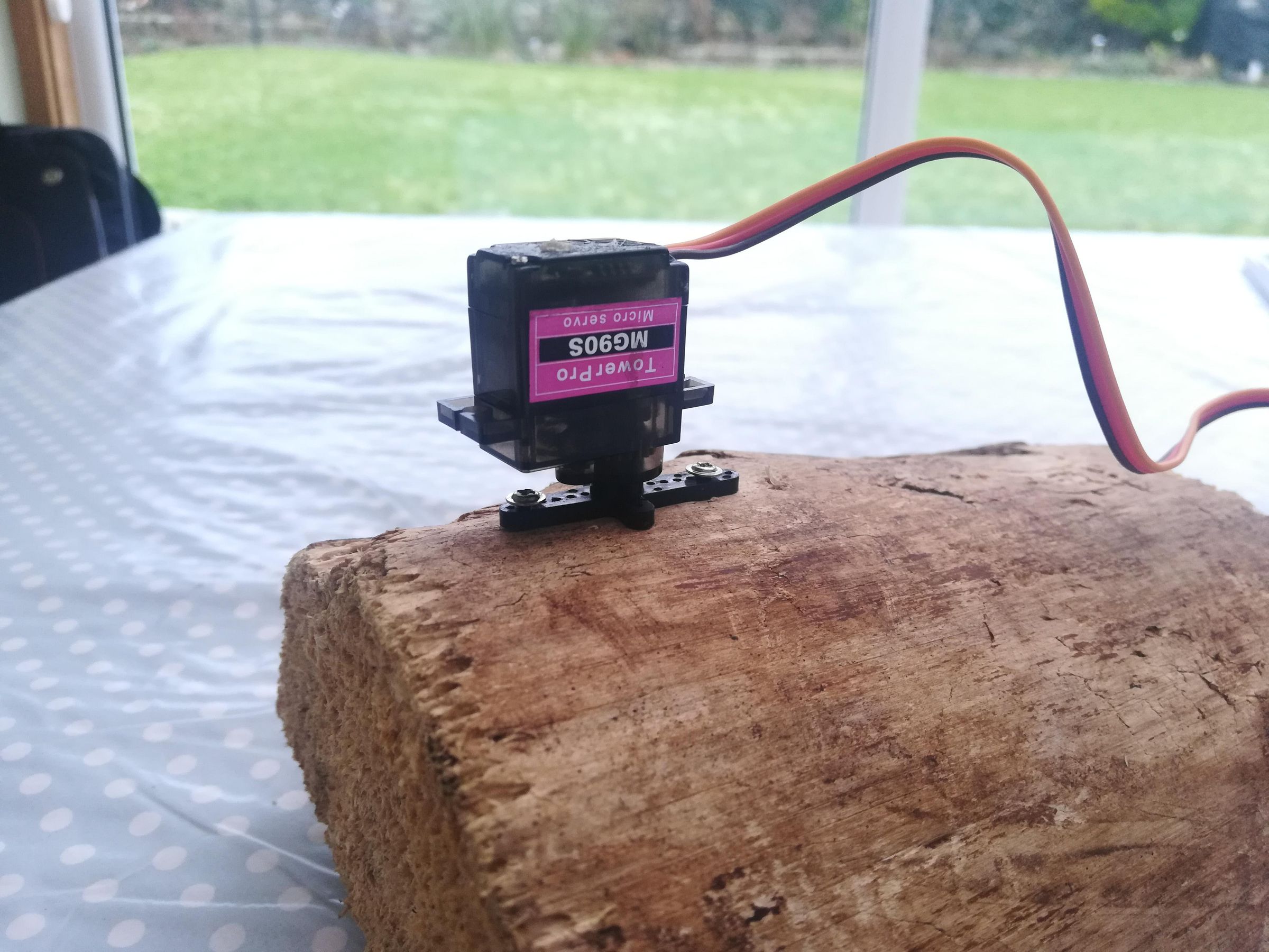 How to Build the Easiest Robotic Arm at Home : 5 Steps - Instructables