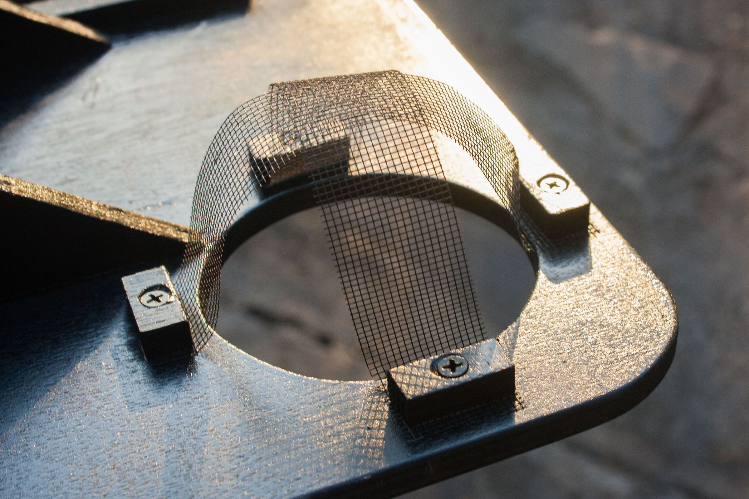 Side Table for a Zero Gravity Chair : 7 Steps (with Pictures ...