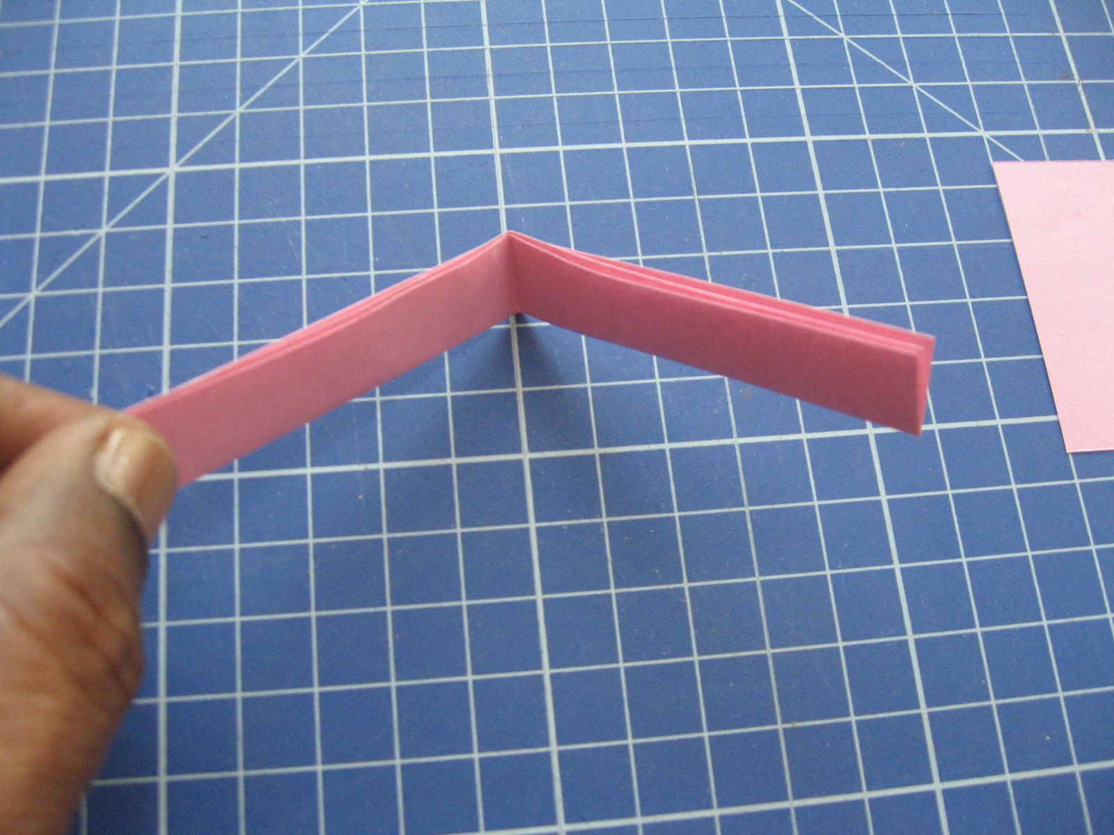 How to Make a Small Paper Vase : 6 Steps (with Pictures) - Instructables